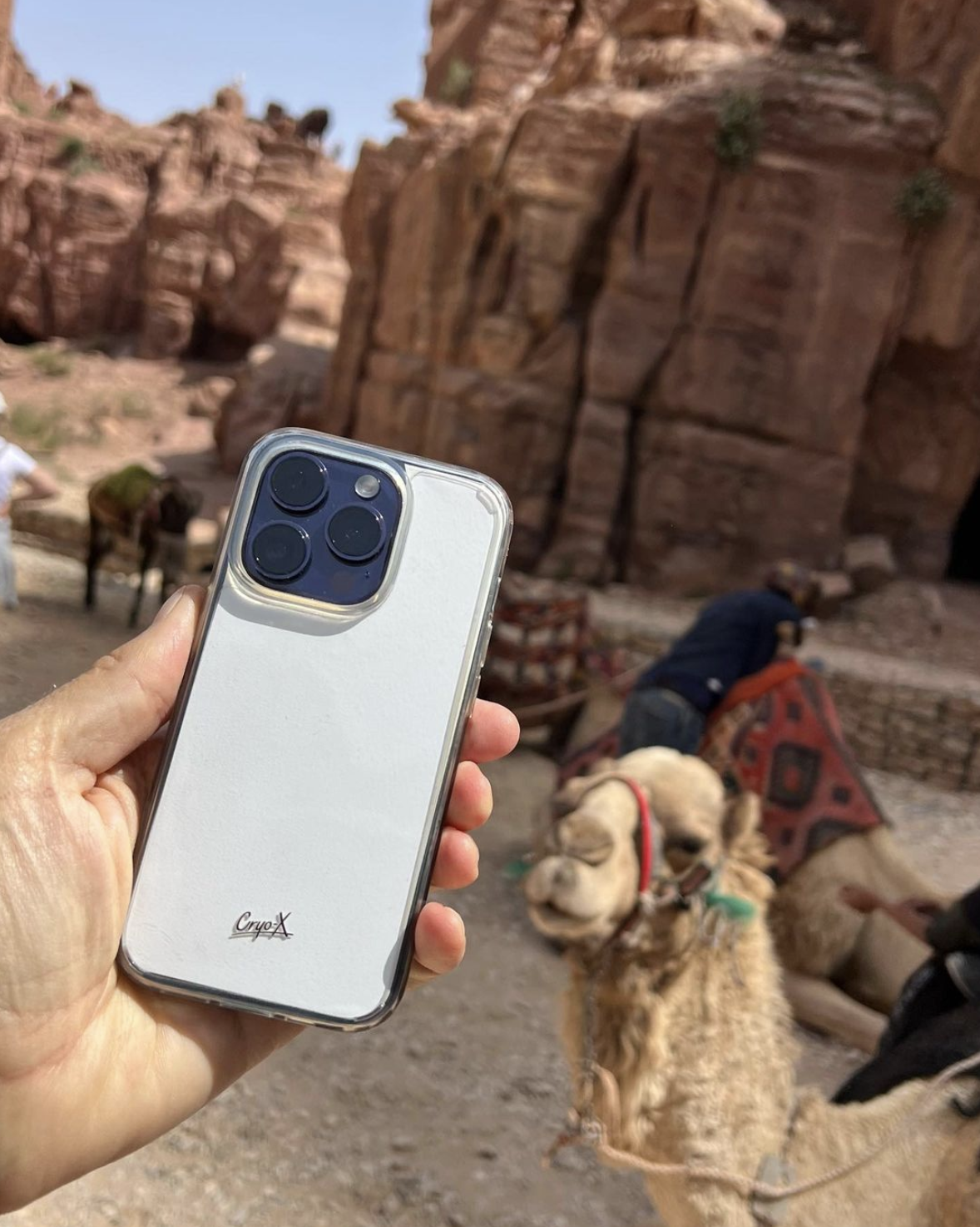 Cool any outdoor surface, without electricity