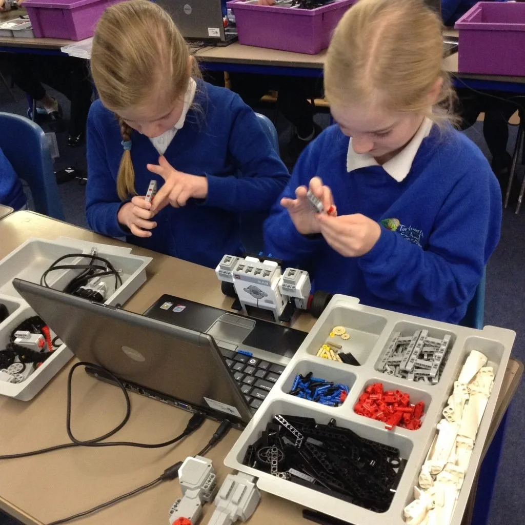 Primary School Workshops — STEMworks