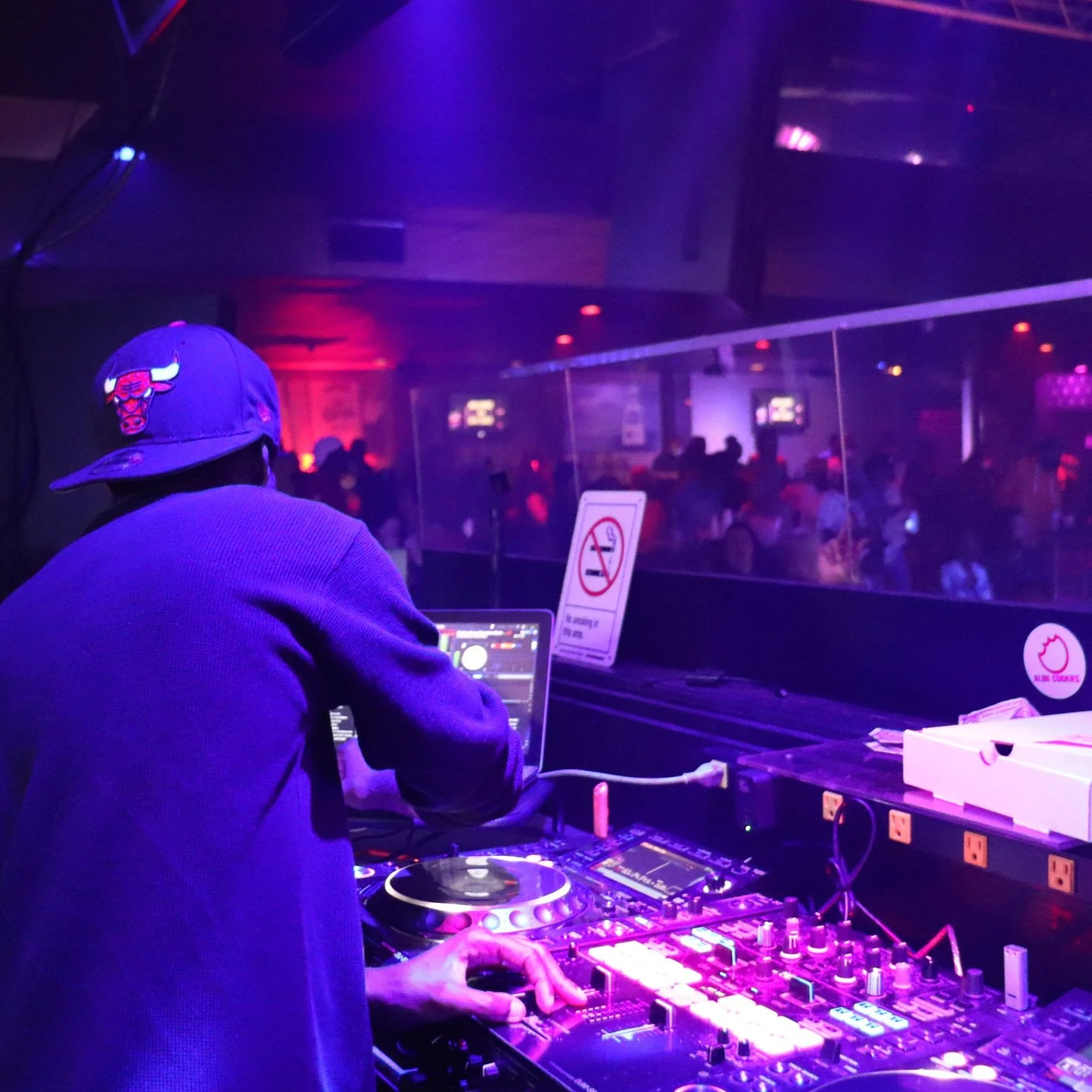 Slow Jam Thursdays — OZ Nightclub