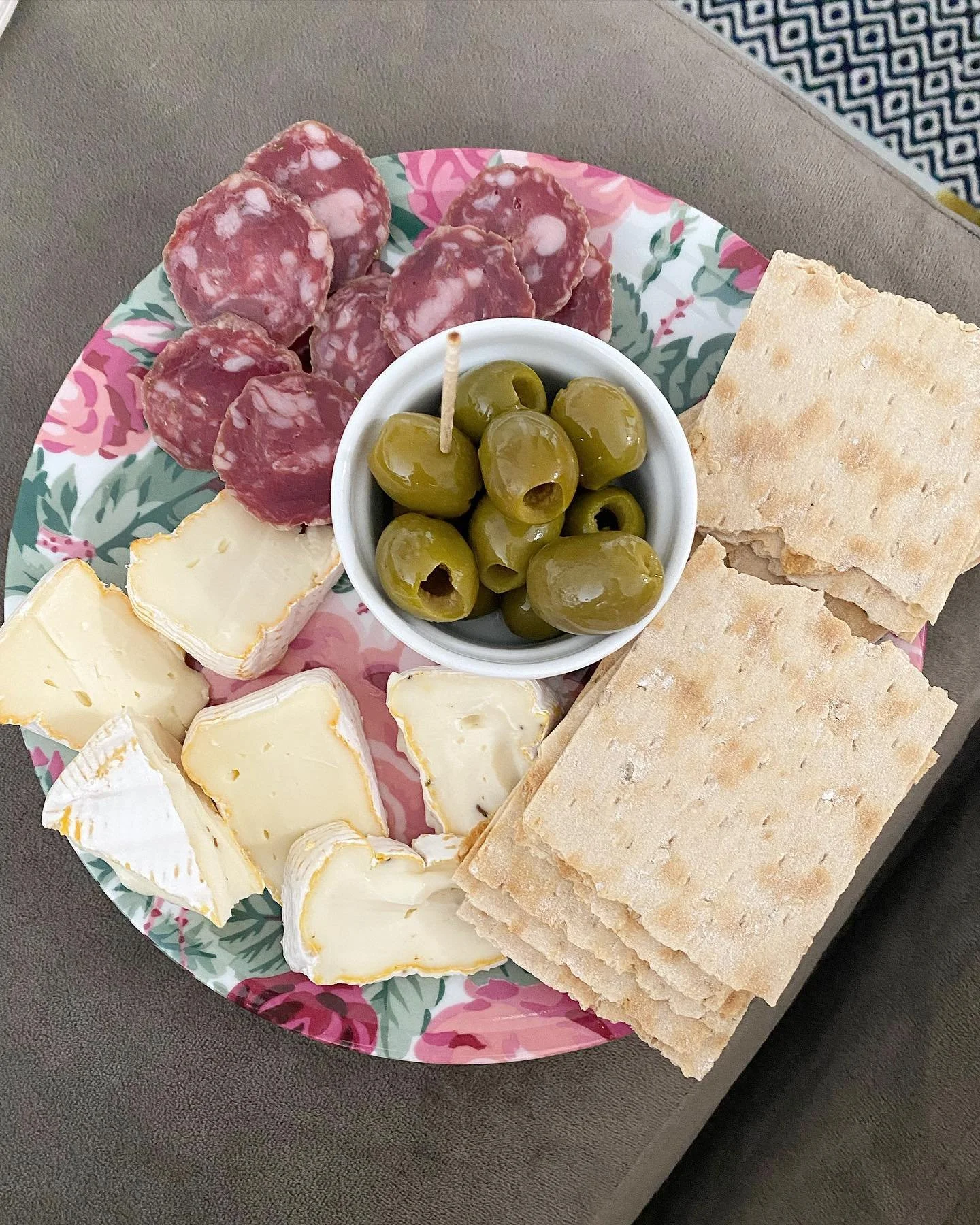 How To Build Your Own Snack Plate — Feed Your Sister