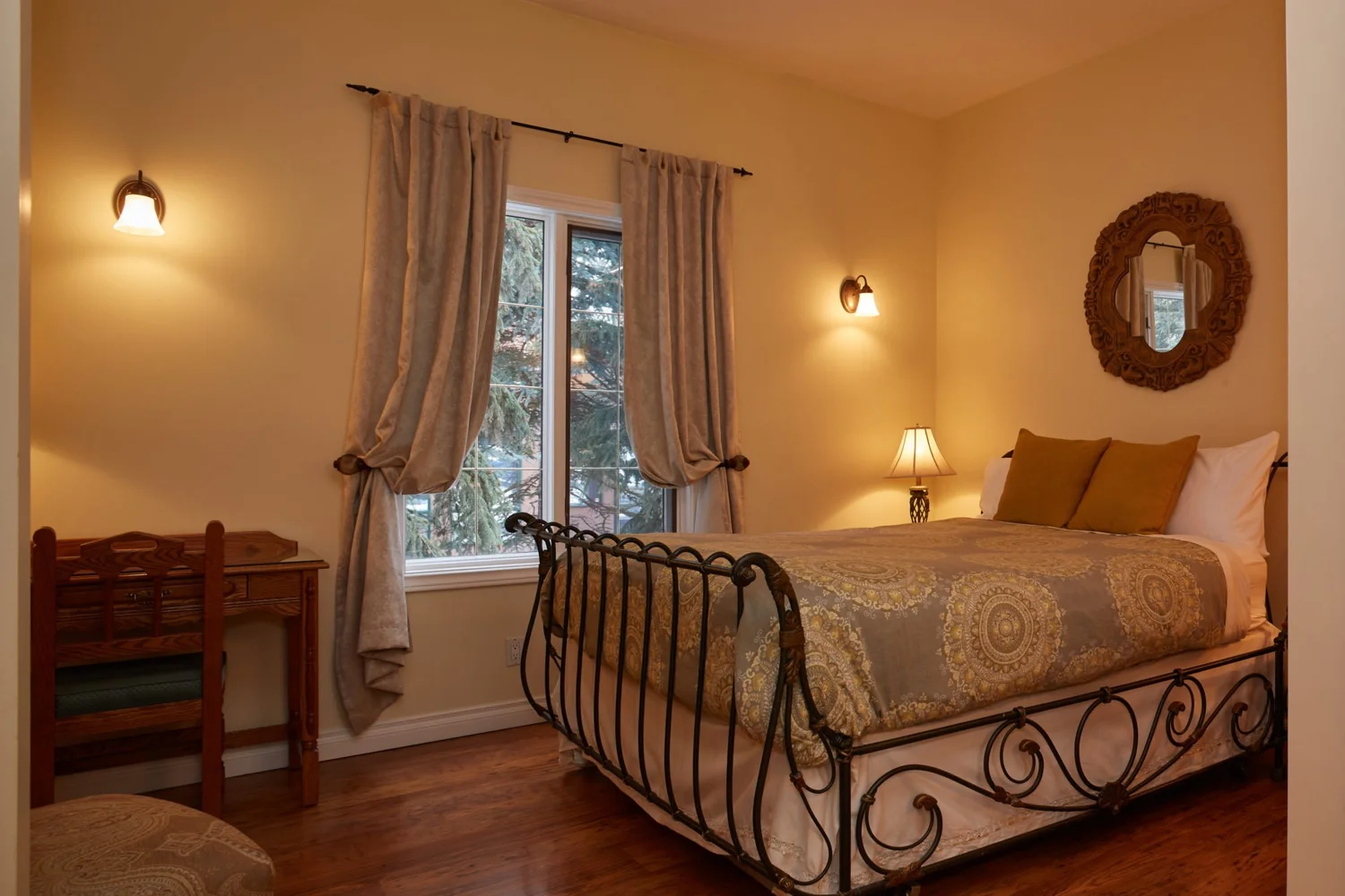 Rooms & Rates — Lady Macdonald Country Inn