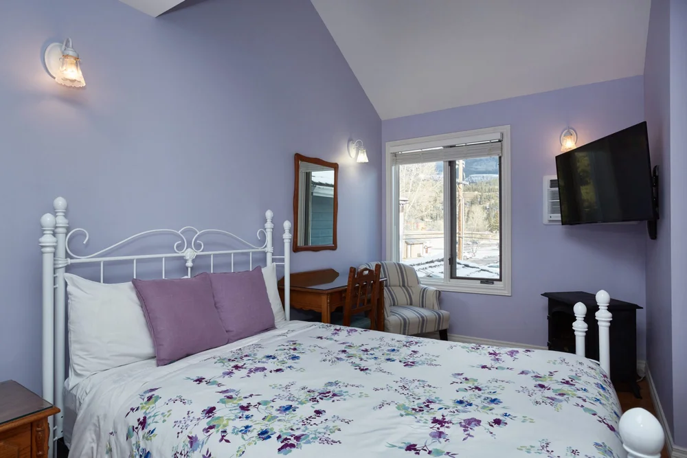 Rooms & Rates — Lady Macdonald Country Inn