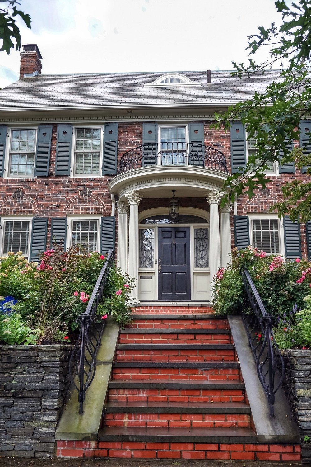 Planter Styles for Traditional Homes — Contained Creations