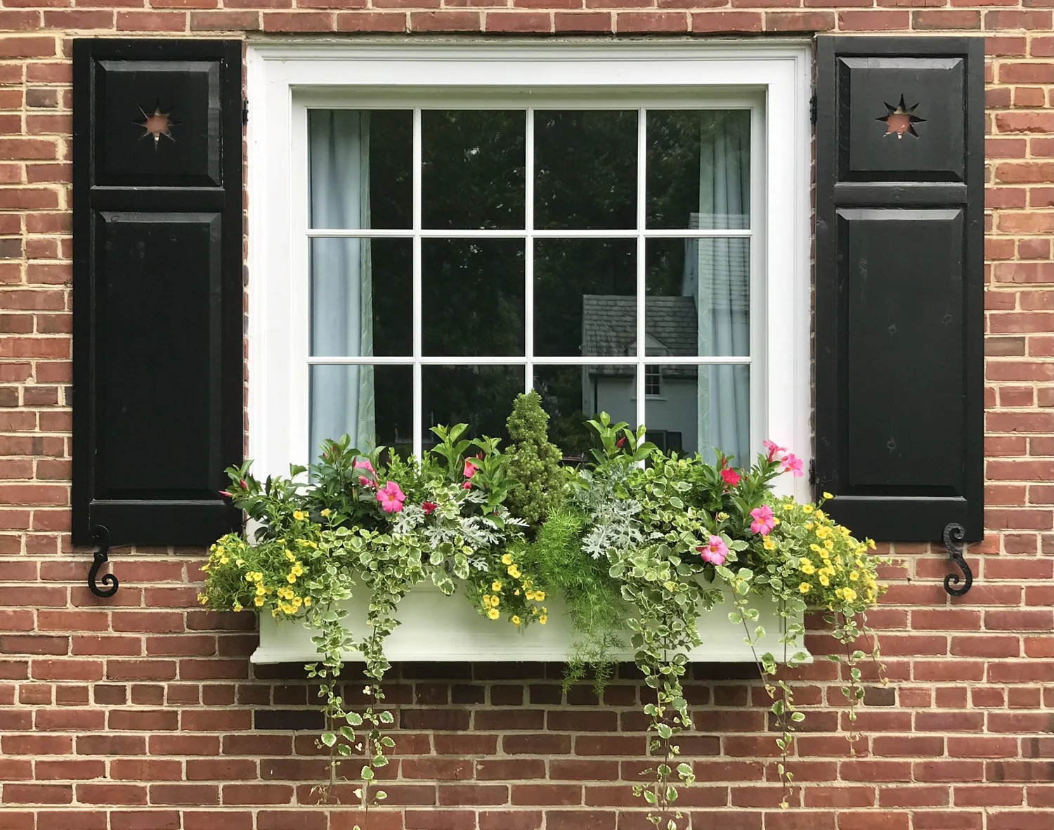 Window Boxes 101: How to Add Flower Boxes for Instant Curb Appeal — Contained Creations