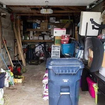 Your Quick Guide to Managing a Cluttered Garage - Quick Response ...