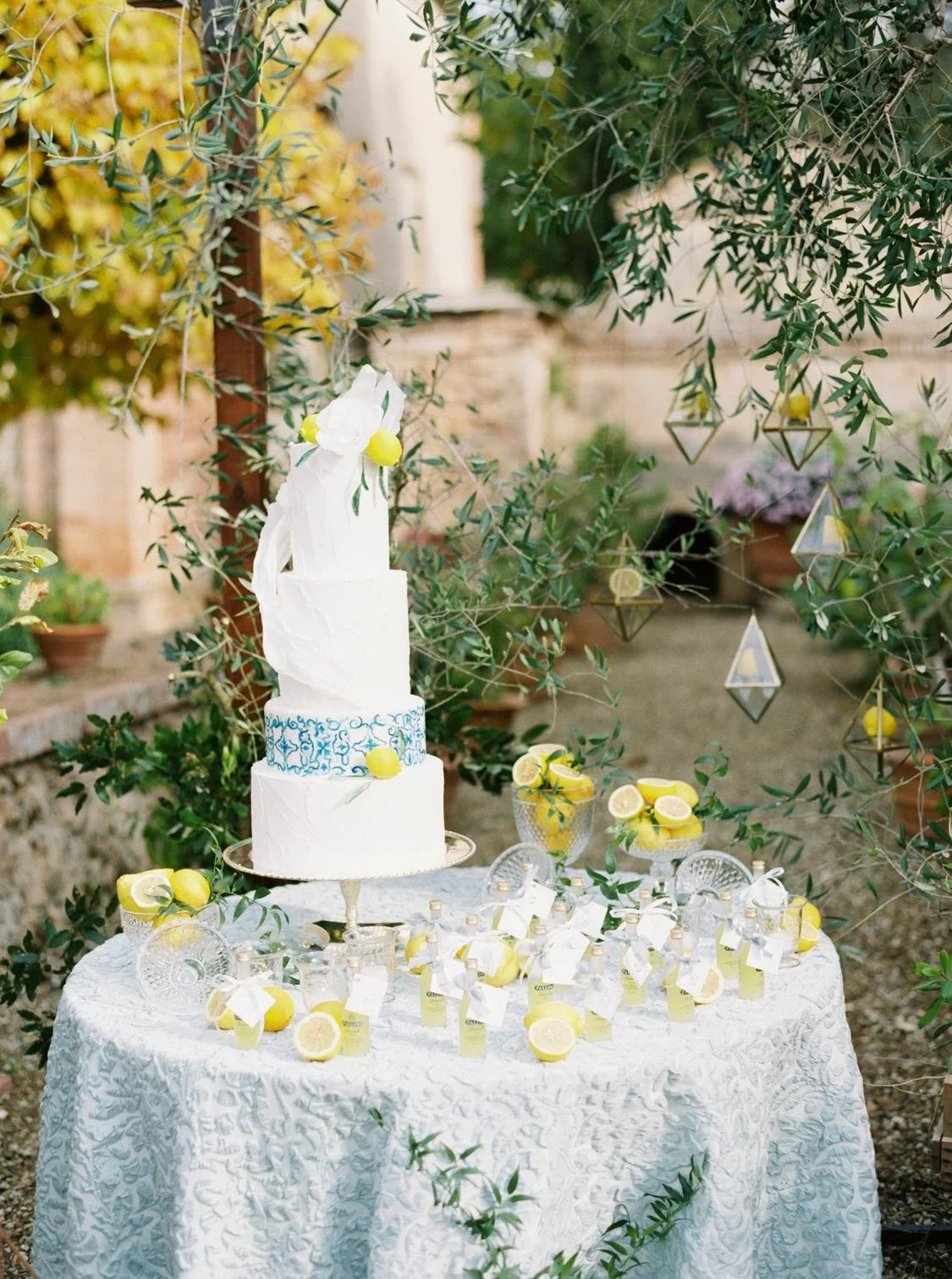 Limoncello Inspired Italian Wedding Editorial — Inquisited | Fine Art ...