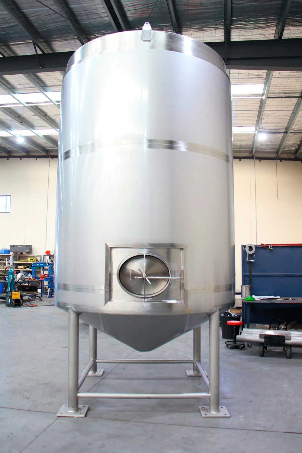 Insulated Dairy Tank with Agitator (10,000 Litre) — Stainless Designs ...