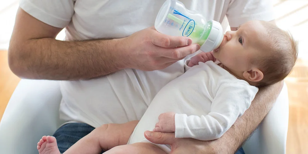 Guidelines for Handling Formula or Breast Milk: Essential Tips for Parents