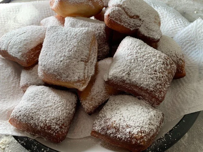 Beignets Recipe - New Orleans Style Dessert | Perfect Temperature For ...
