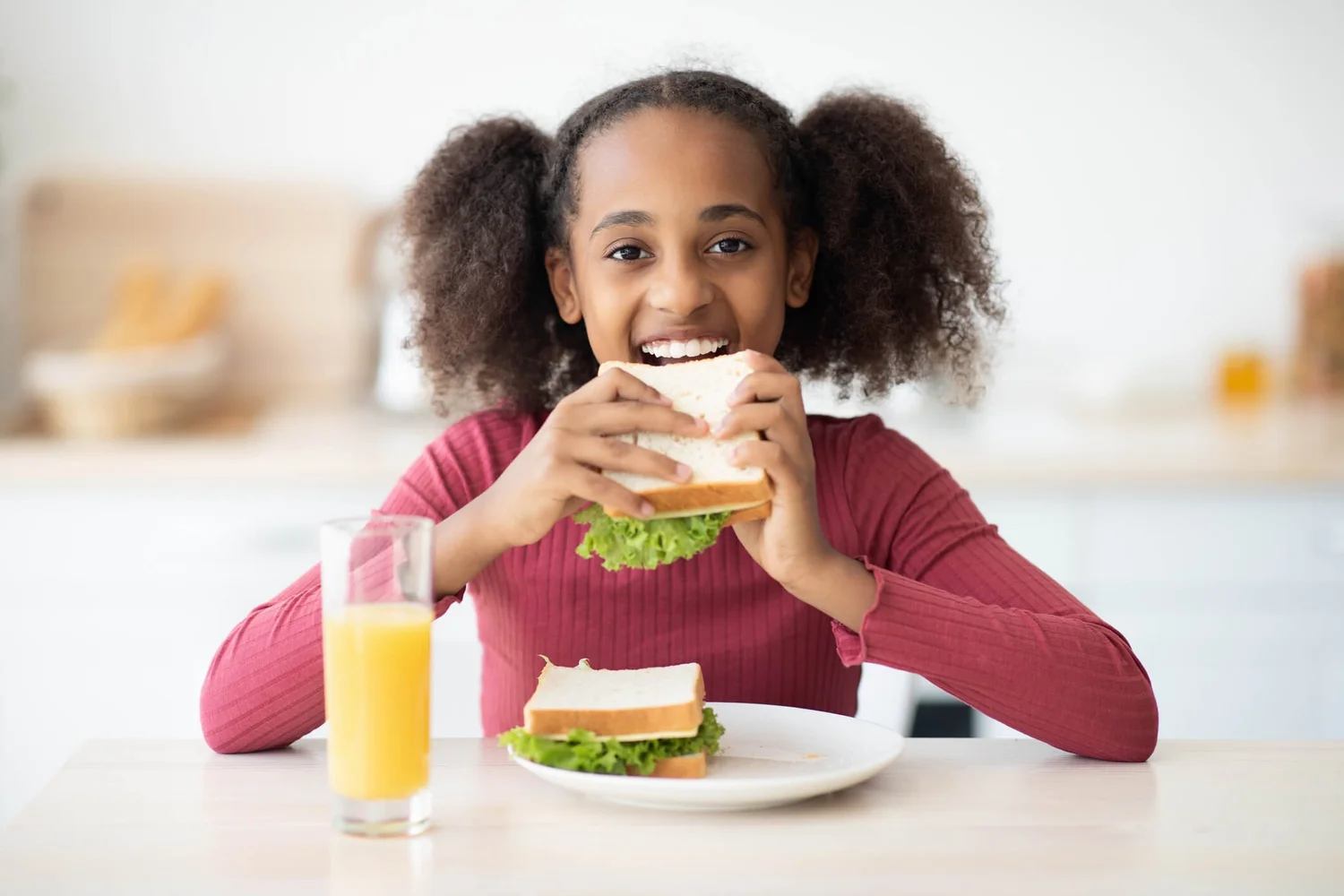 Age-Appropriate Foods: Expert Guidelines & Tips for Safe Introductions