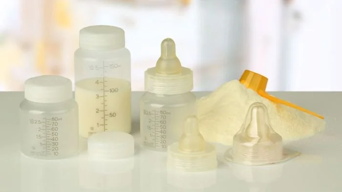 Guidelines for Handling Formula or Breast Milk: Essential Tips for Parents