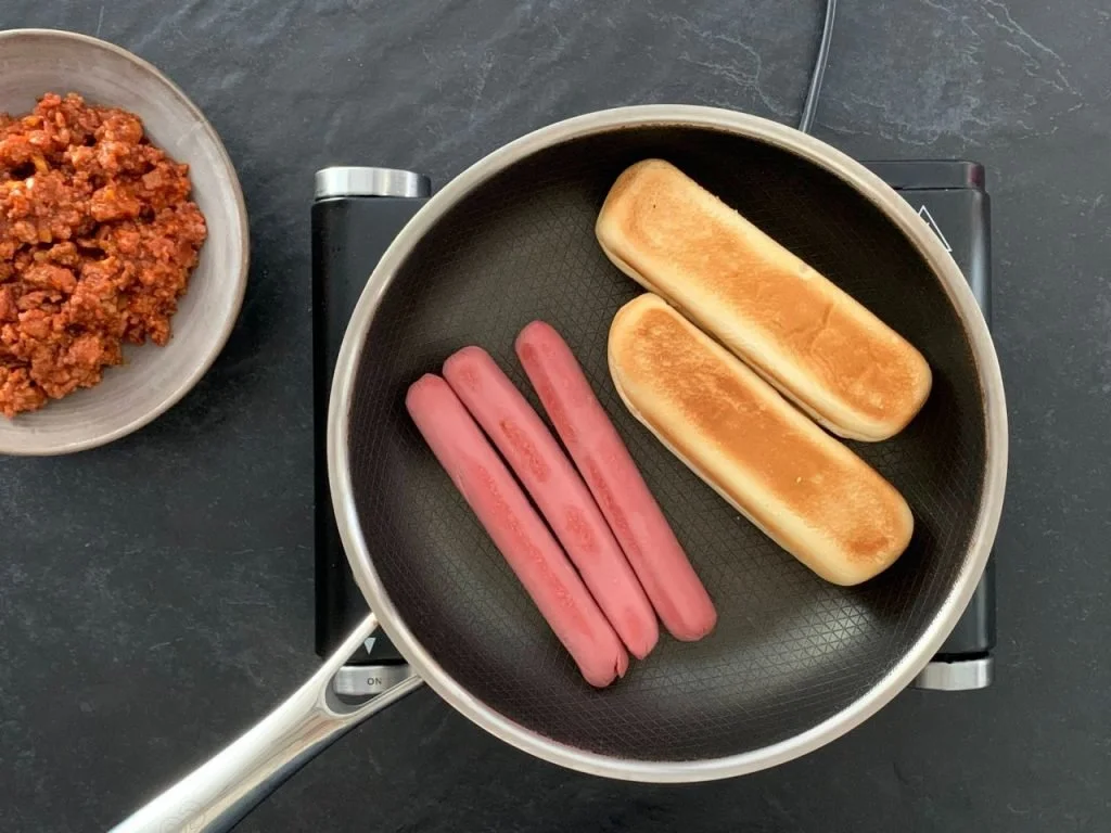 How to Cook Delicious Chili Dogs in a Bun | A Must-Try Hot Dog Recipe