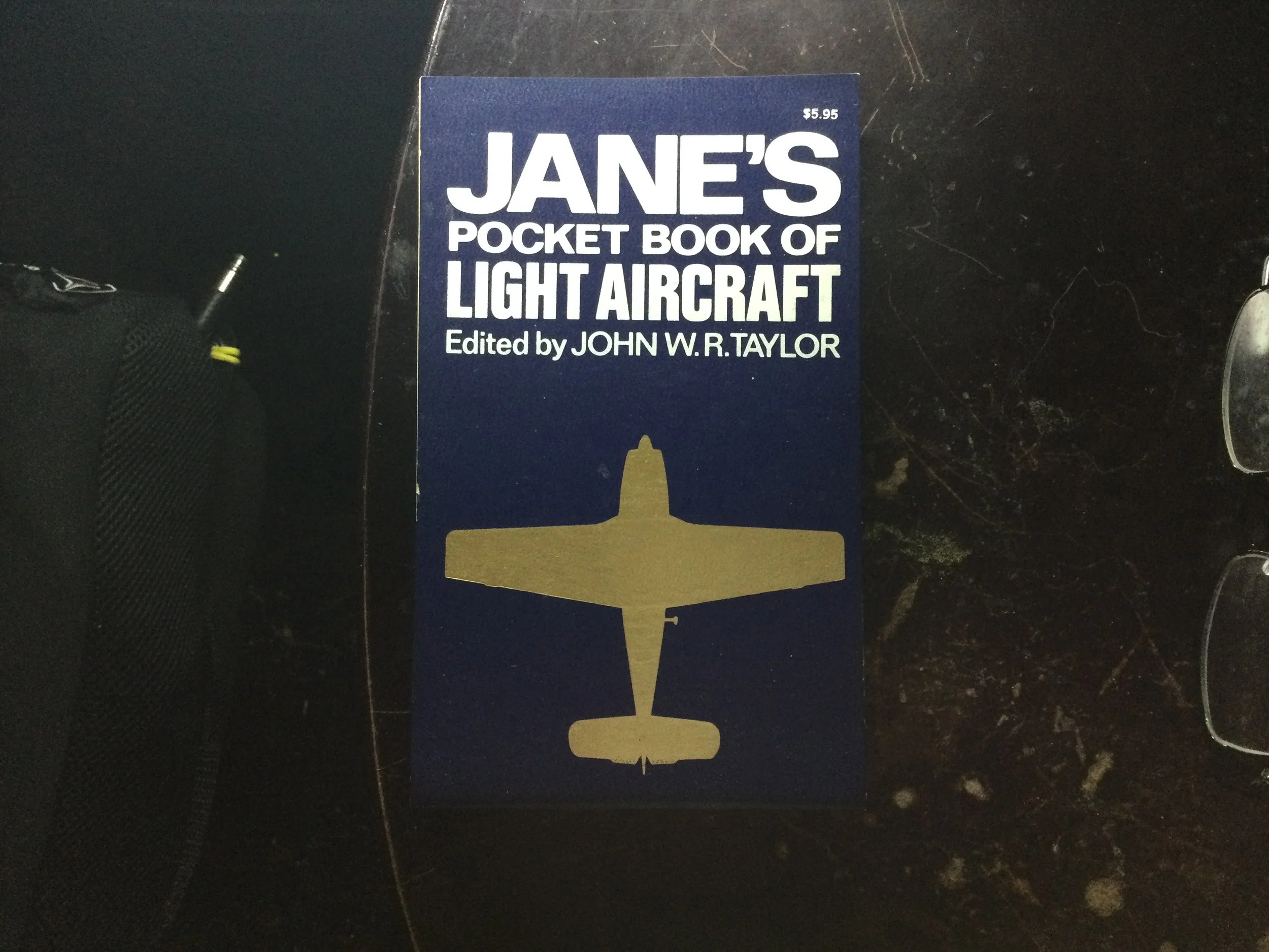 Jane’s Pocket Book Of Modern Tanks And Armored Fighting Vehicles ...