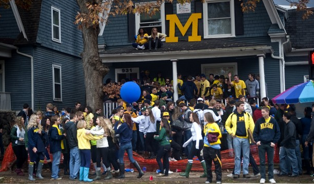 The pros and cons of the University of Michigan and how to get in — Big ...