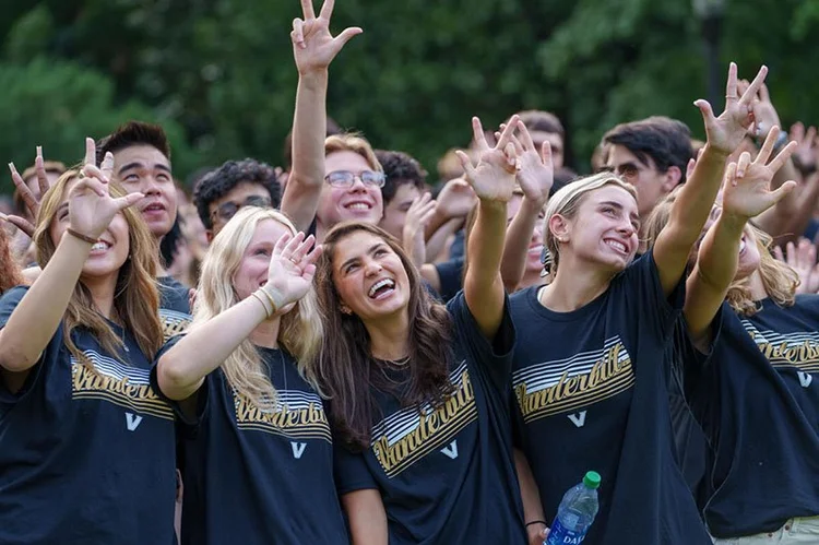 The pros and cons of Vanderbilt and how to get in — Big Green College Prep