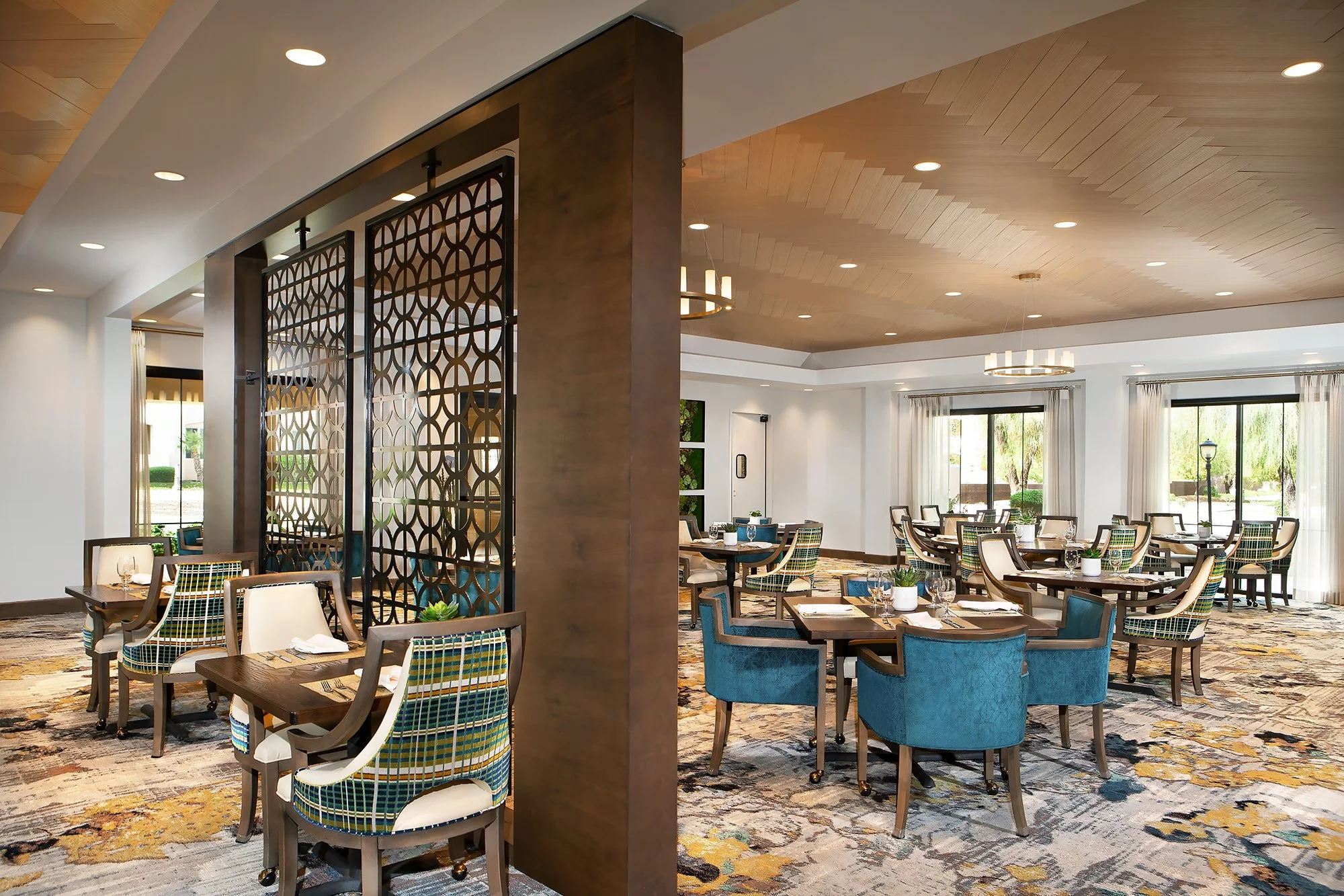 The Colonnade Dining — Thoma-Holec Design