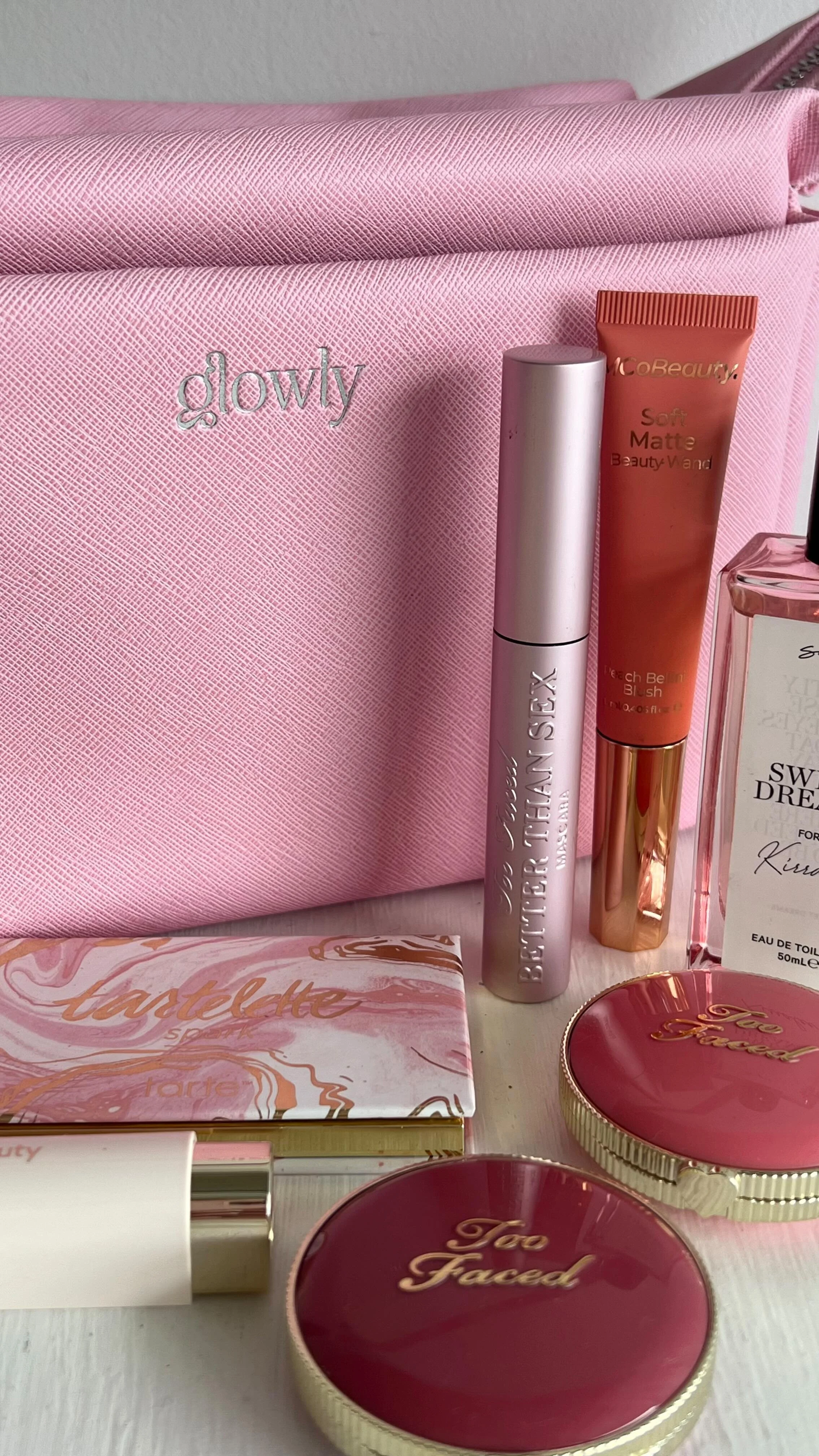 Anna Giacci — Glowly