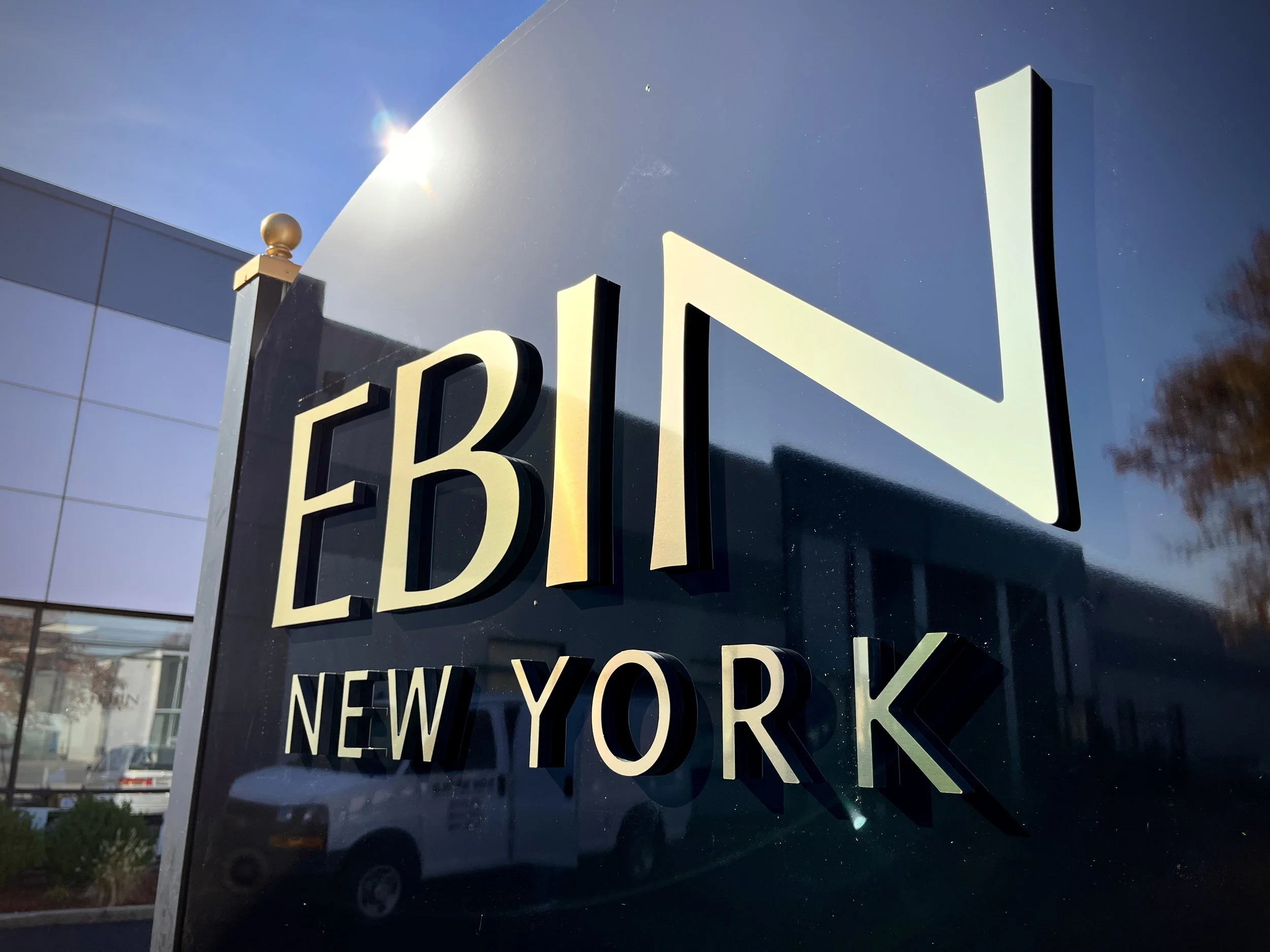EBIN New York — Sign World