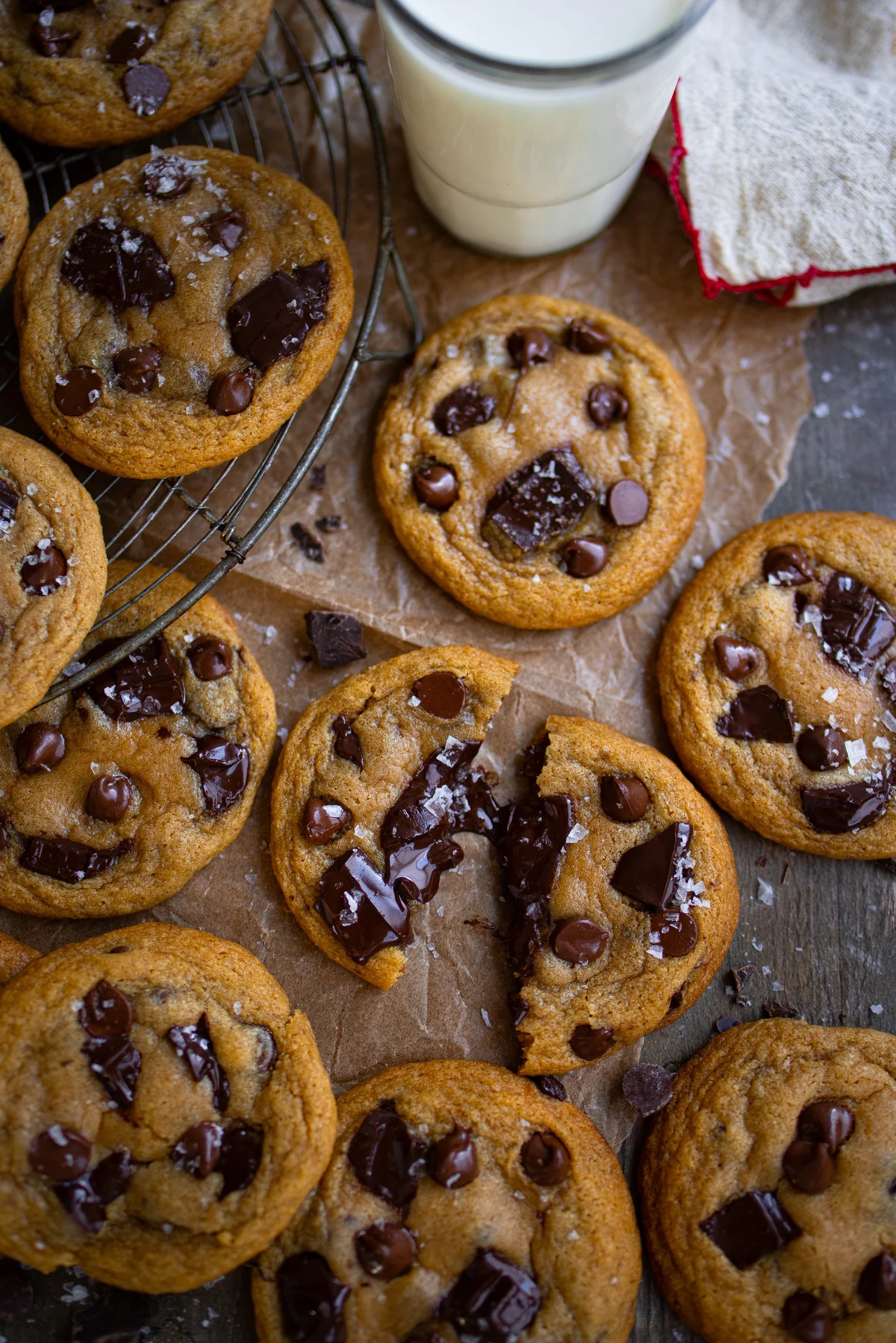 Classic Bakery Style Chocolate Chip Cookies: The Best Chocolate Chip ...