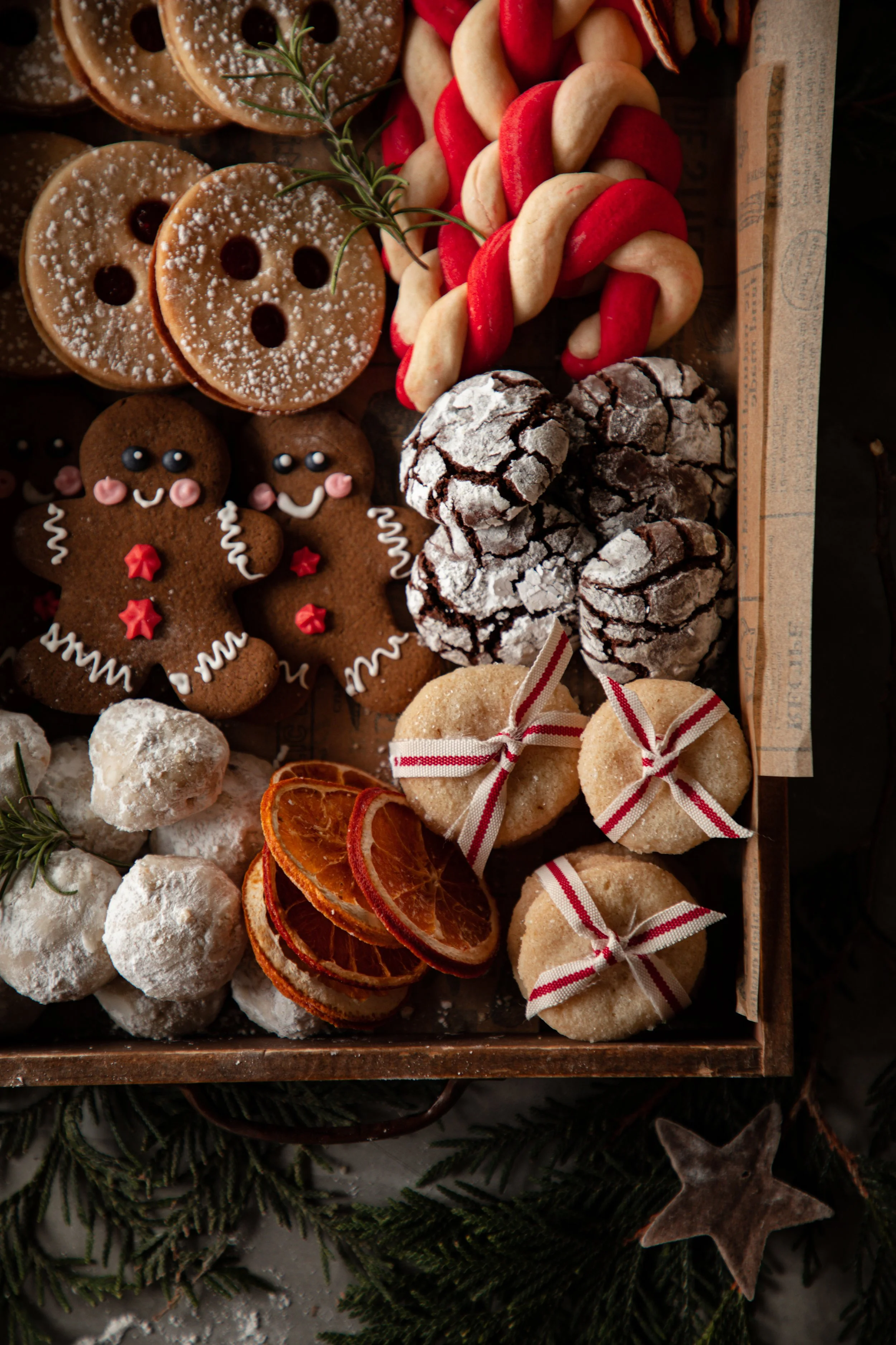 Almond Snowball Cookies: A Christmas Cookie Treat — Under A Tin Roof
