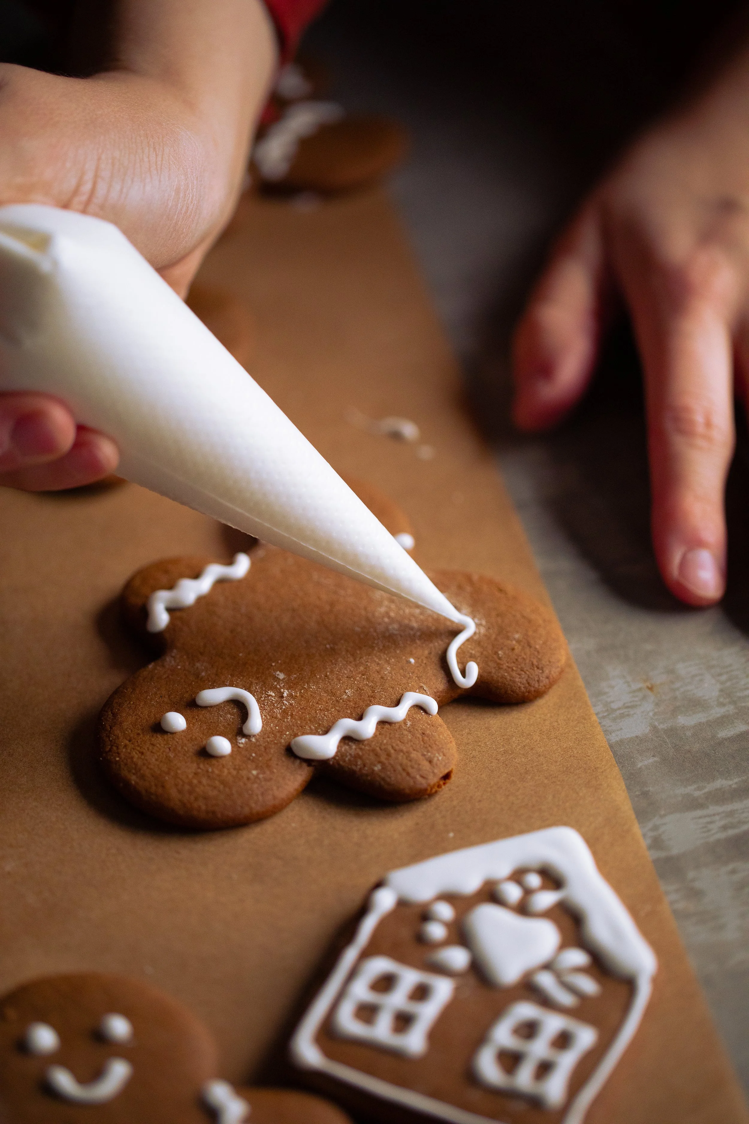 Chewy Gingerbread Cookies: Classic Christmas Cookie Recipe — Under A ...