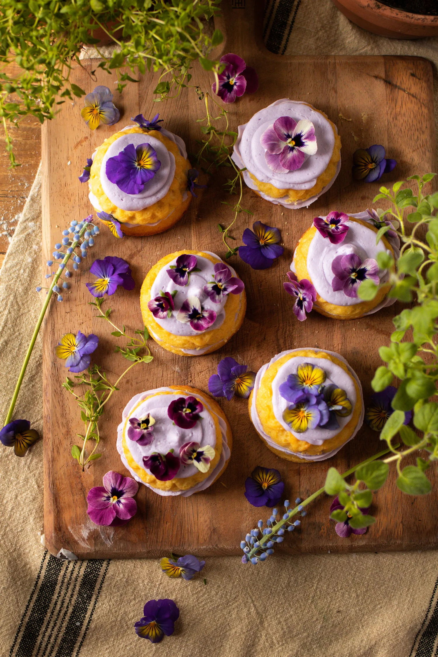 Vanilla and Pansy Fairy Cakes with Lavender Buttercream: Easy Spring ...