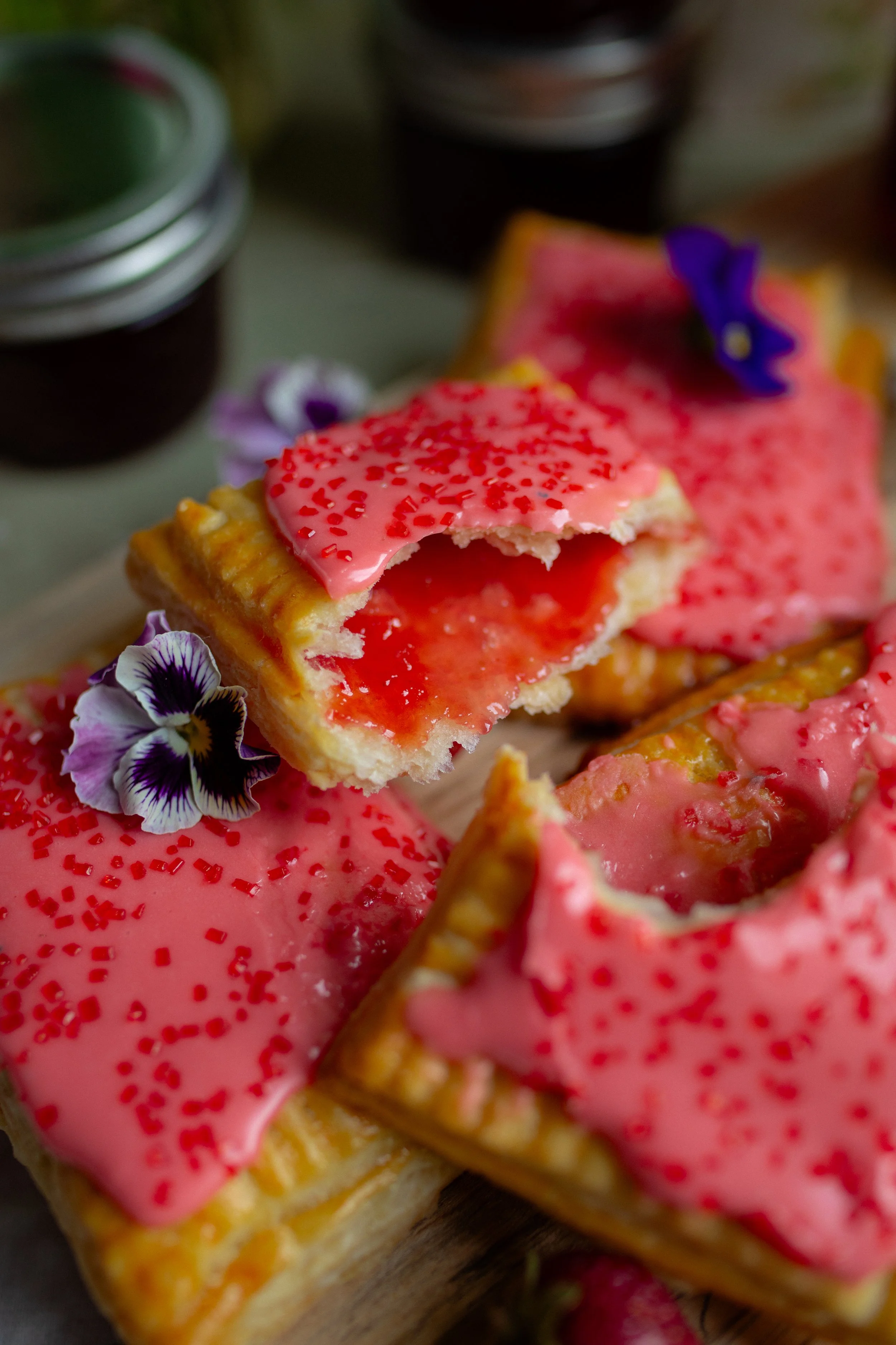 Homemade Fresh Strawberry Pop Tarts: Easy Nostalgic Breakfast Treat ...