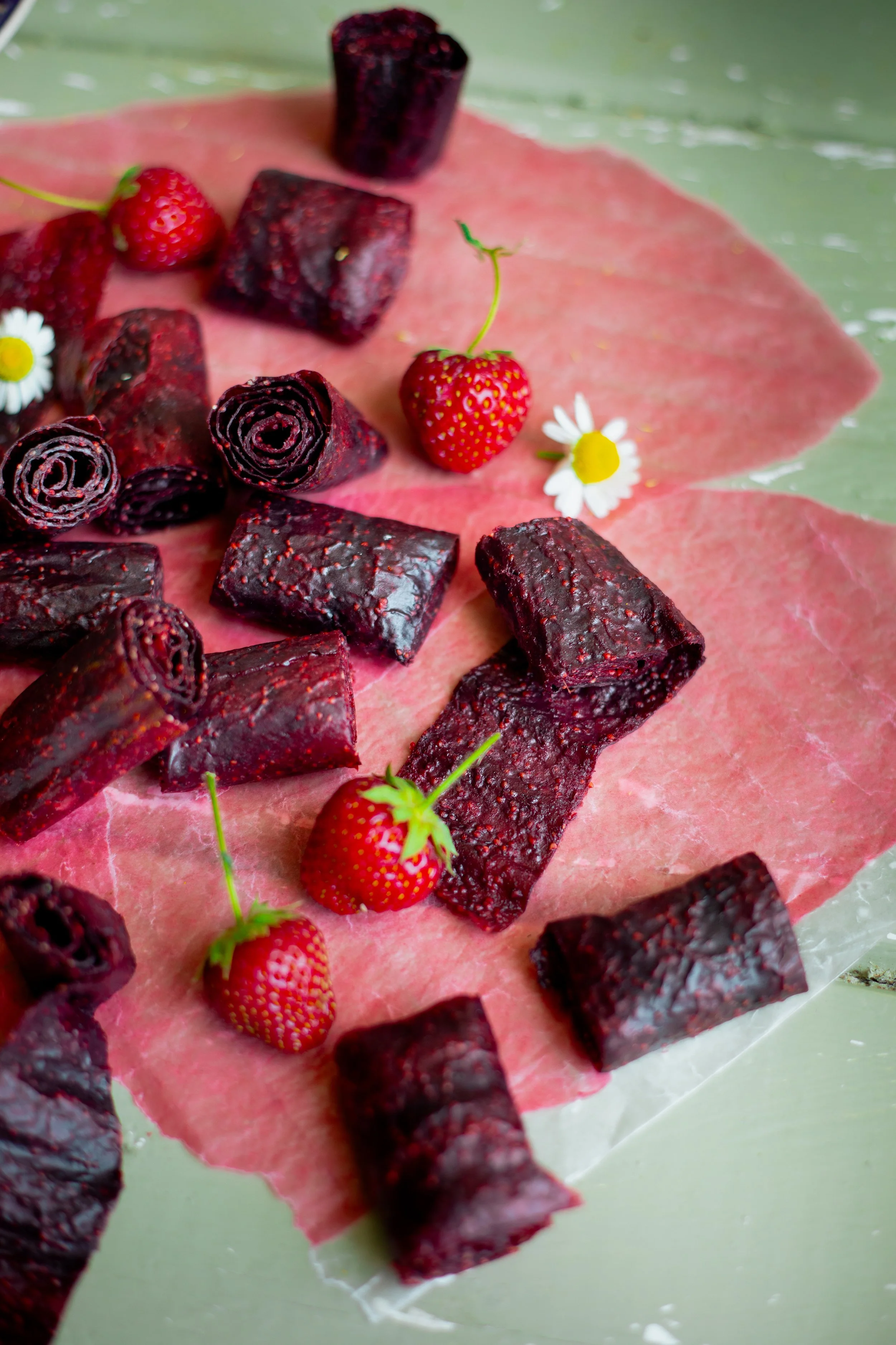 Dehydrated Strawberry Fruit Leather: Easy and Healthy Snack Recipe ...