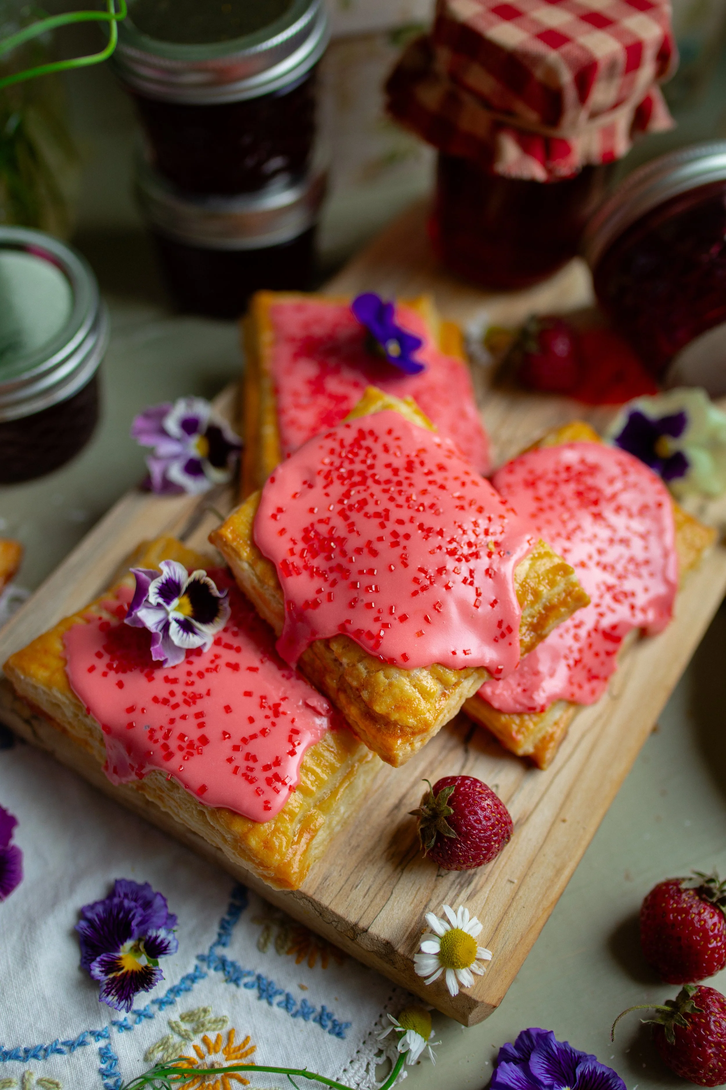 Homemade Fresh Strawberry Pop Tarts: Easy Nostalgic Breakfast Treat ...