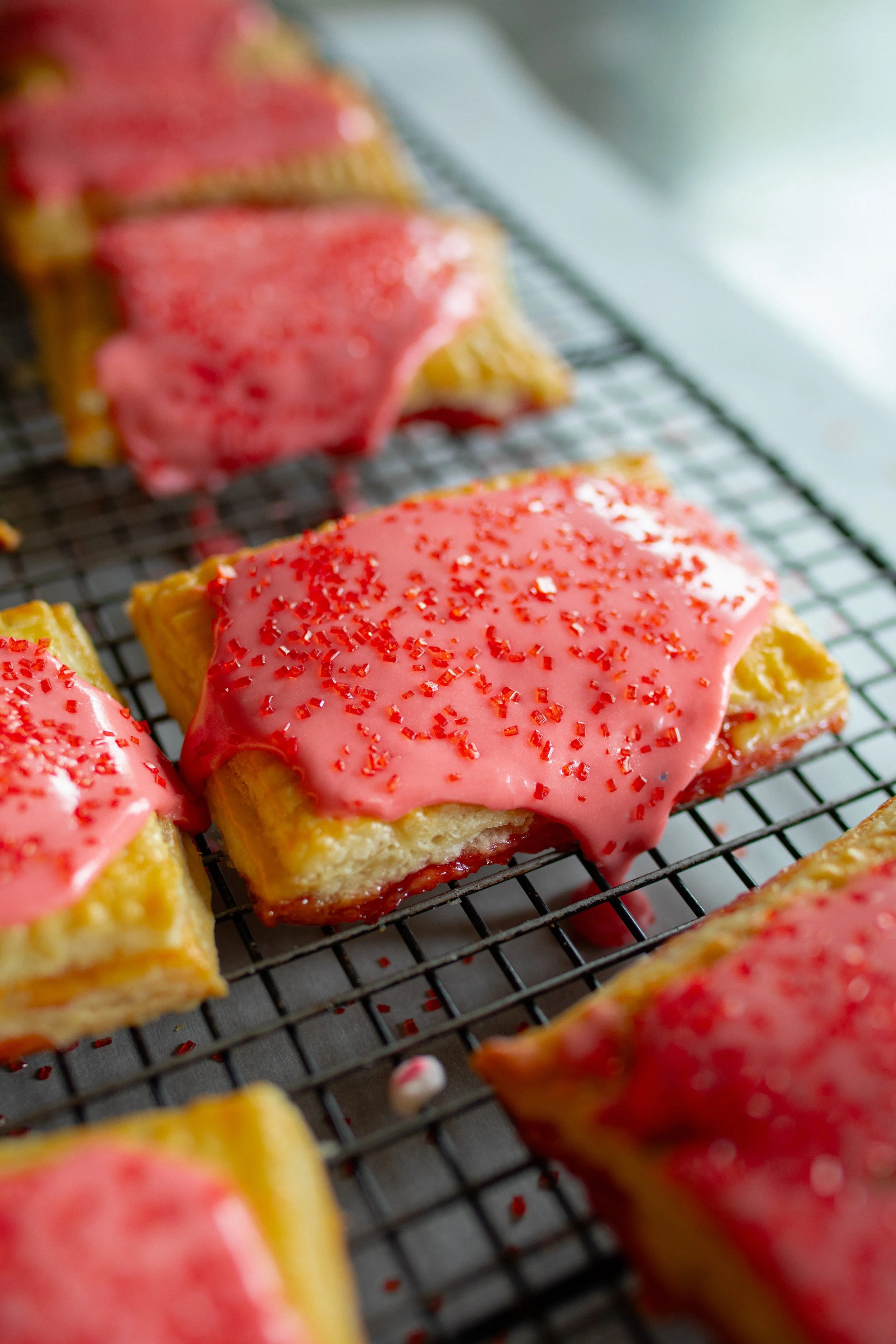 Homemade Fresh Strawberry Pop Tarts: Easy Nostalgic Breakfast Treat ...