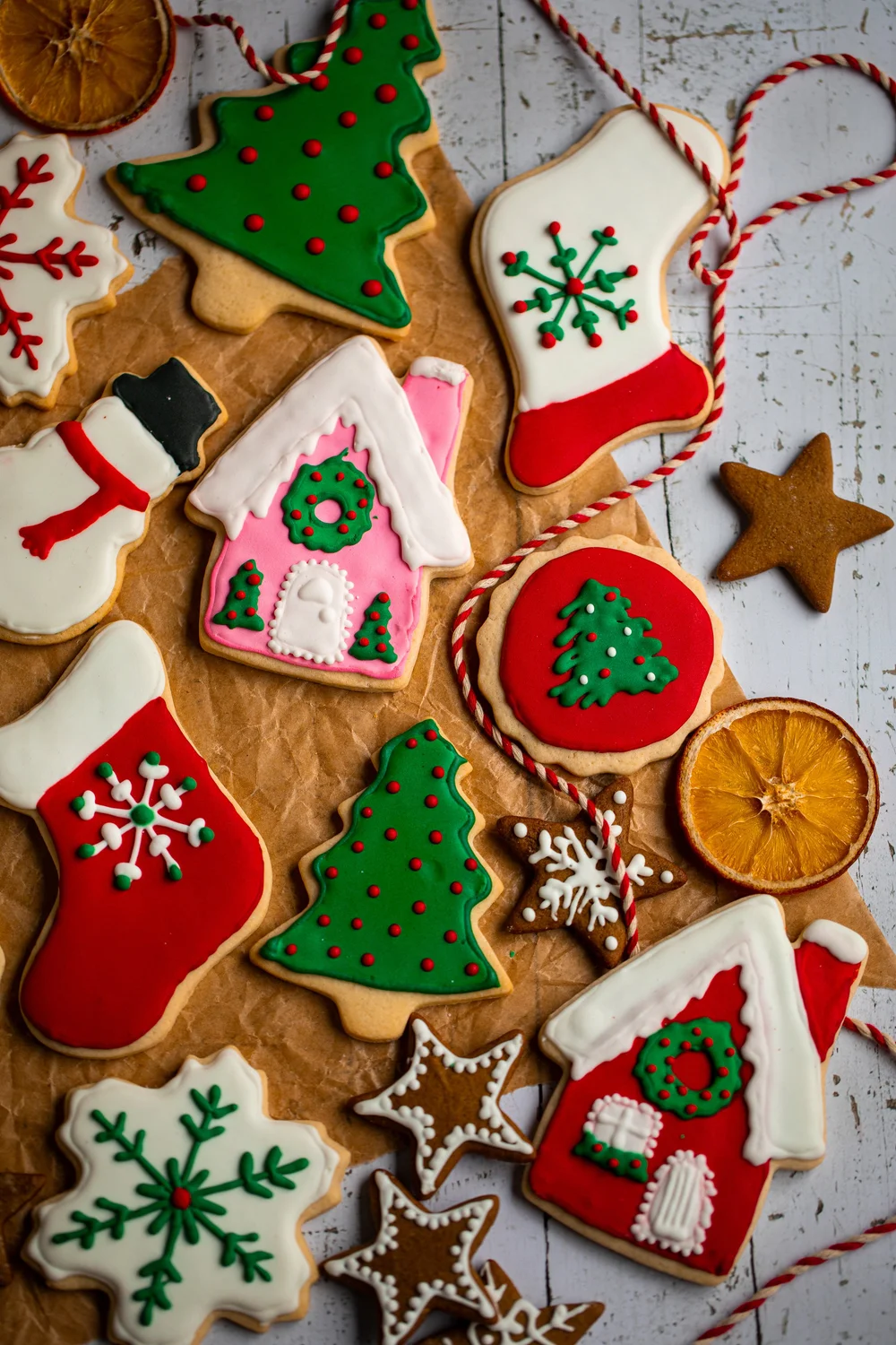 Classic Christmas Sugar Cookies with Royal Icing: The Best Sugar Cookie ...