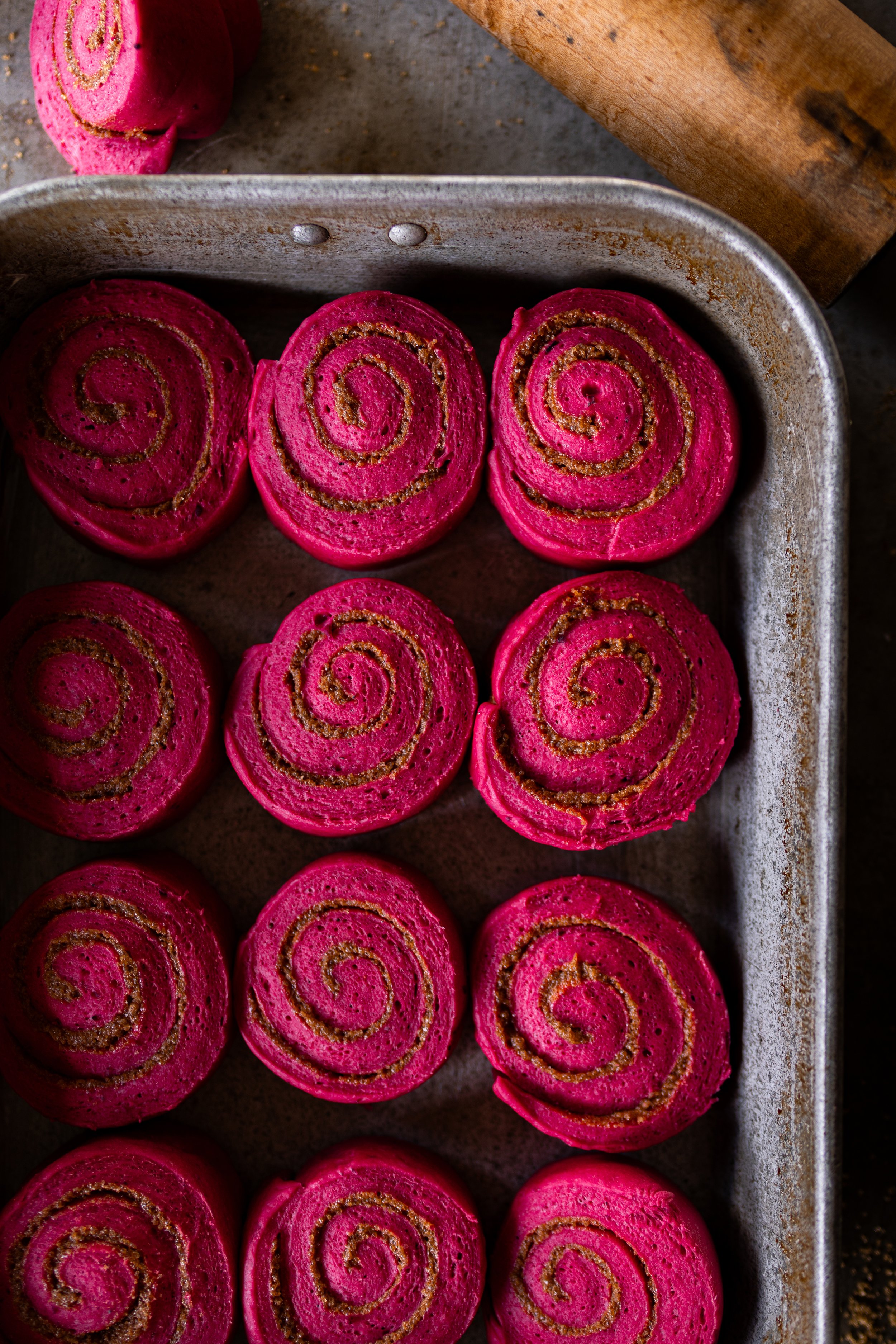 Naturally Pink Beet Cinnamon Rolls (with Beetroot Powder) — Under A Tin ...