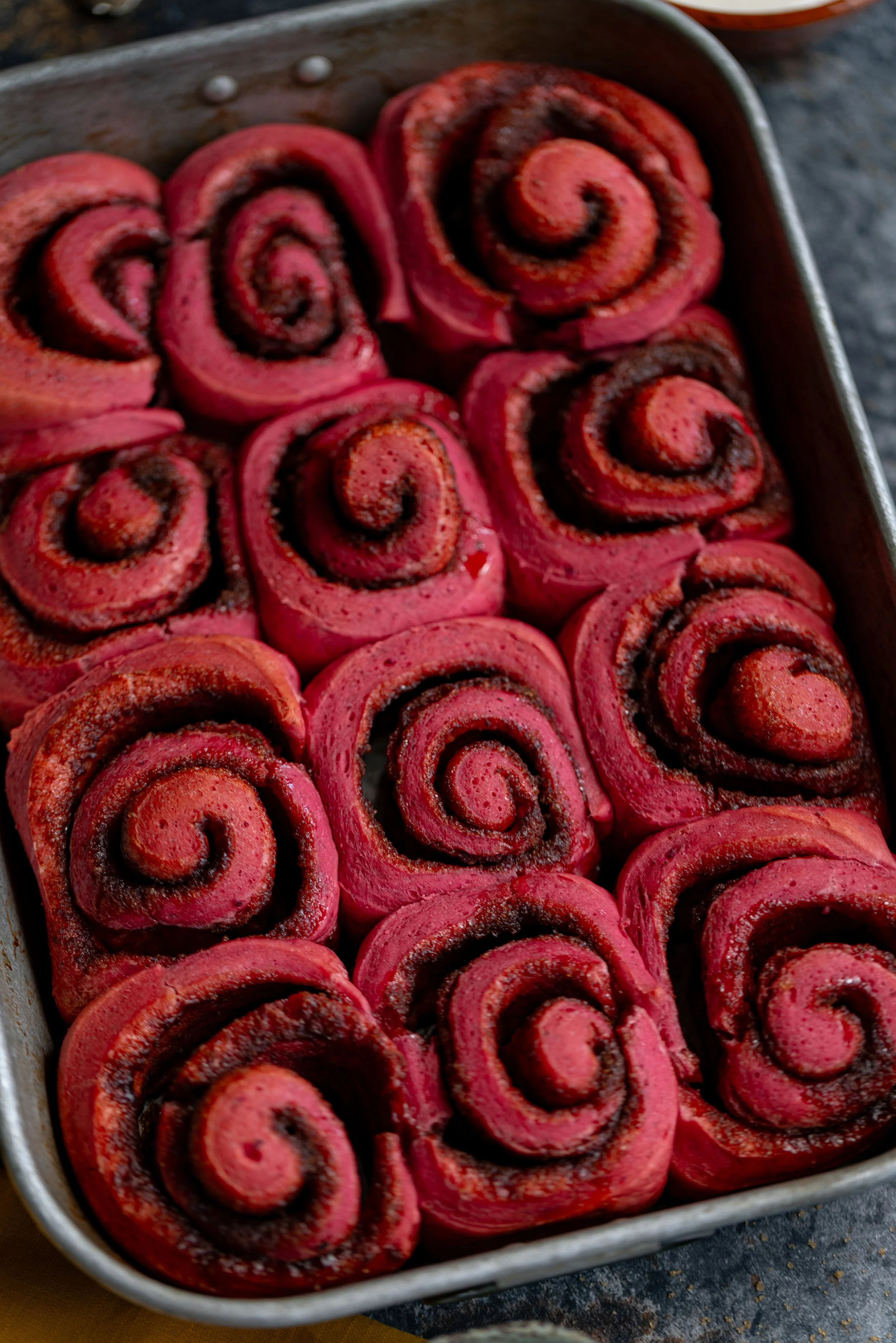Naturally Pink Beet Cinnamon Rolls (with Beetroot Powder) — Under A Tin ...