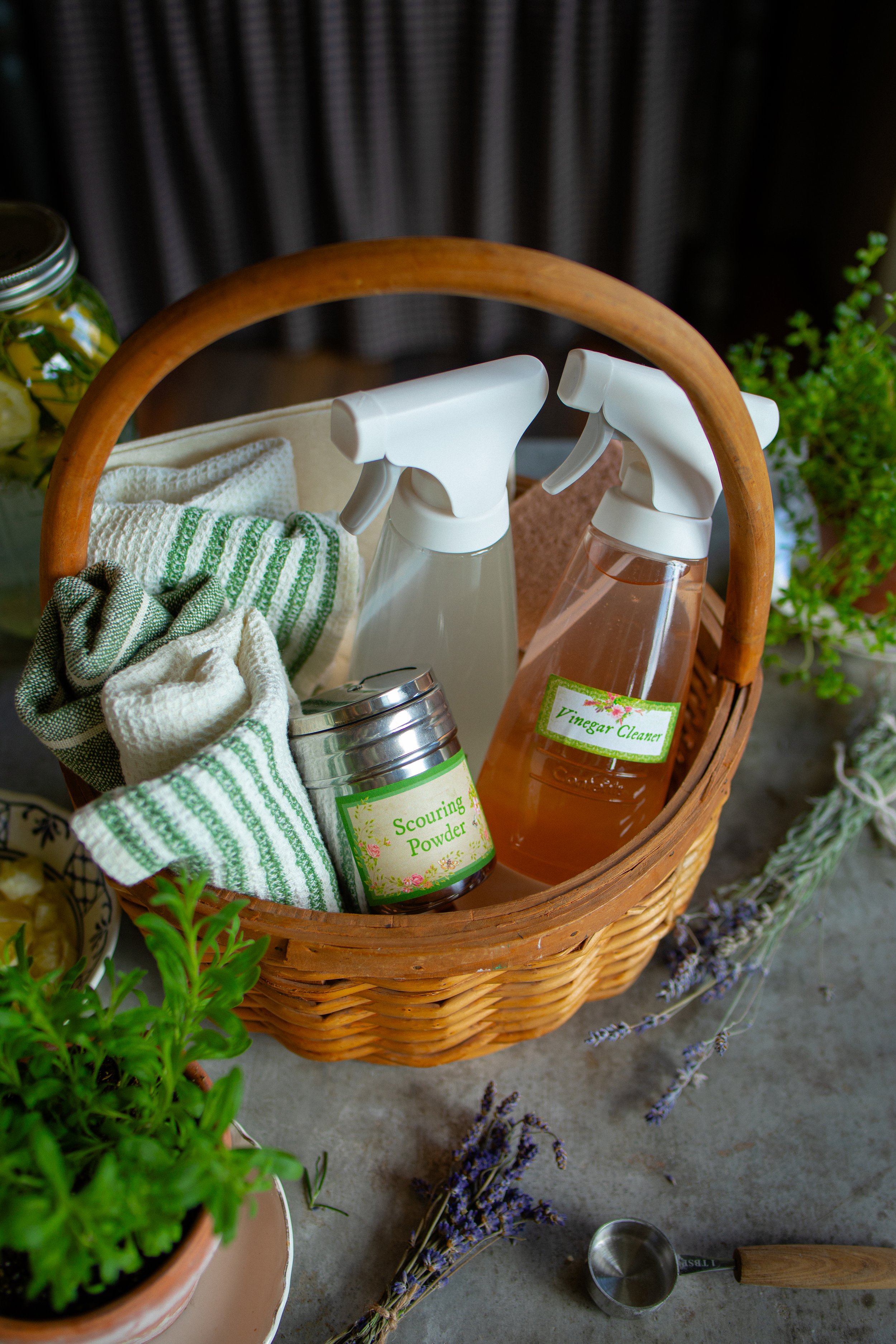 Video: Cozy Spring Baking Maple Walnut Cake and Natural DIY Spring ...