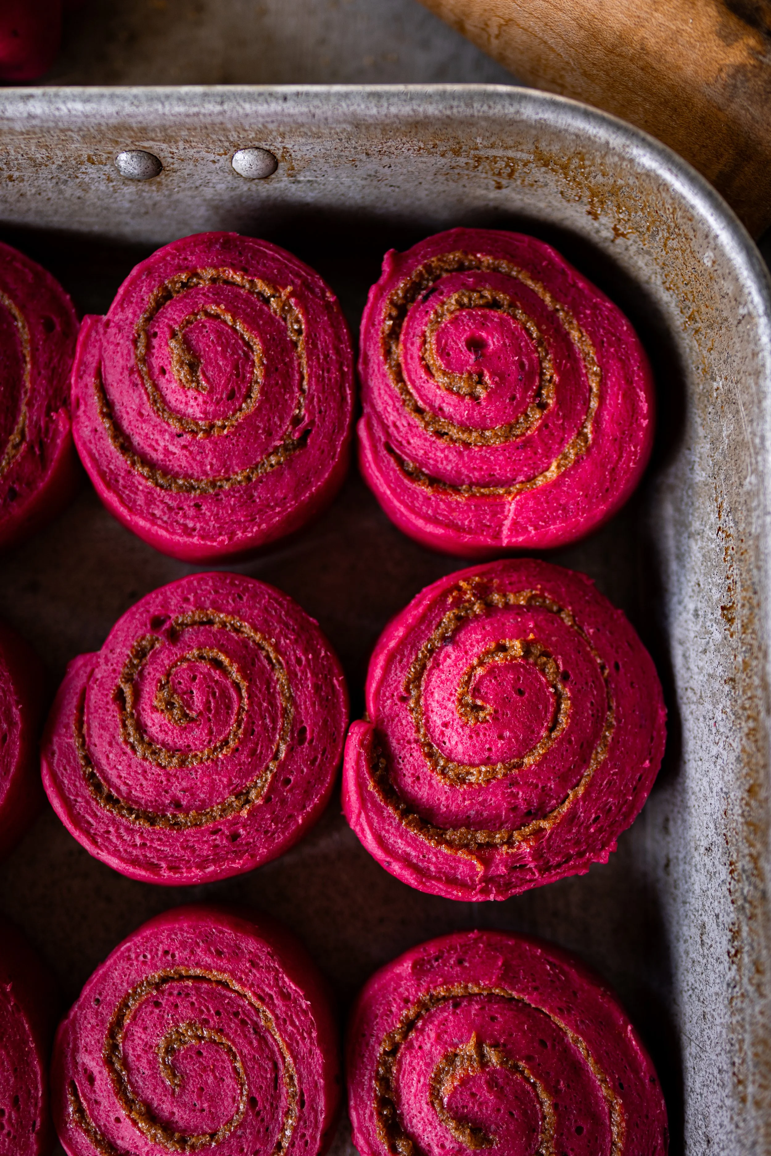 Naturally Pink Beet Cinnamon Rolls (with Beetroot Powder) — Under A Tin ...