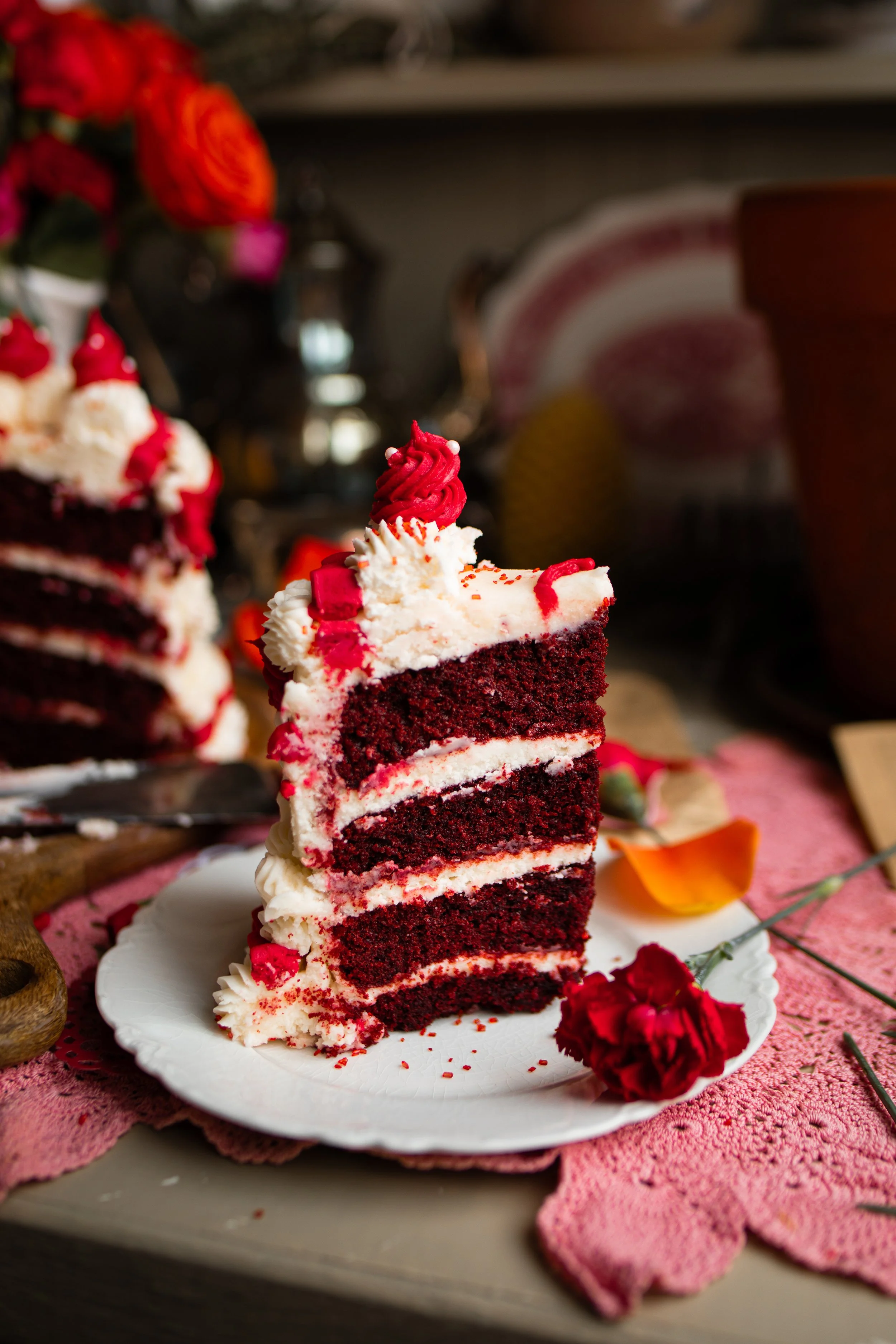 Red Velvet Cake: Valentine Vintage Piped Buttercream Cake Decorating ...