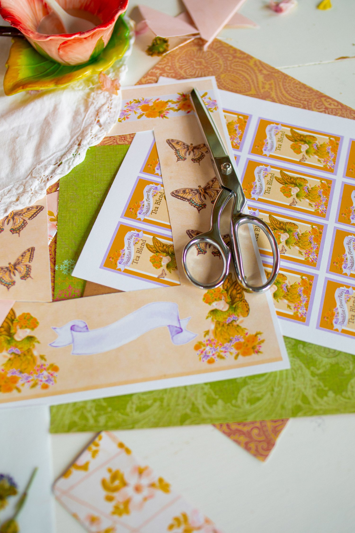How to Make Botanical Pressed Flower Bookmarks: Easy Handmade Floral ...