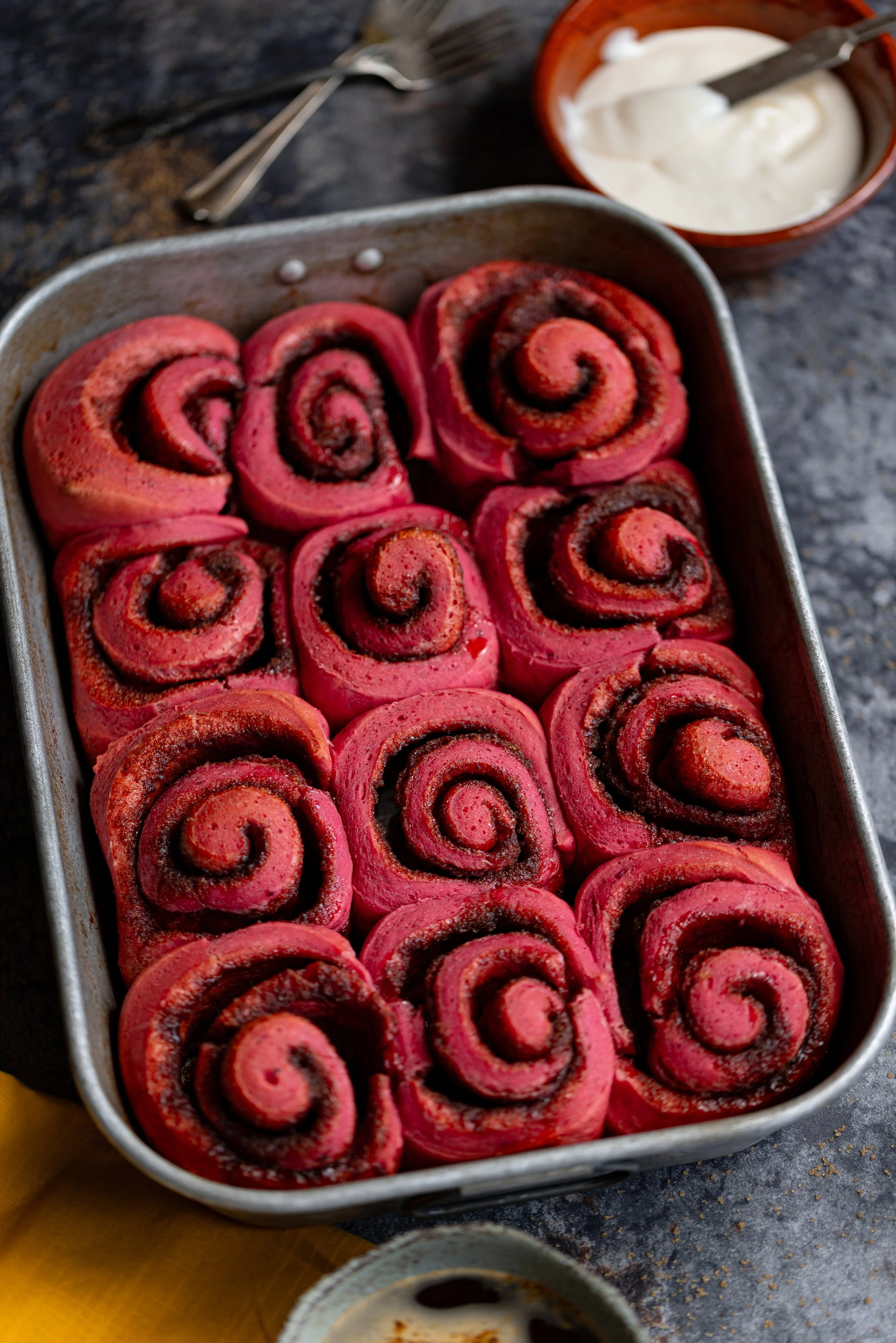 Naturally Pink Beet Cinnamon Rolls (with Beetroot Powder) — Under A Tin ...