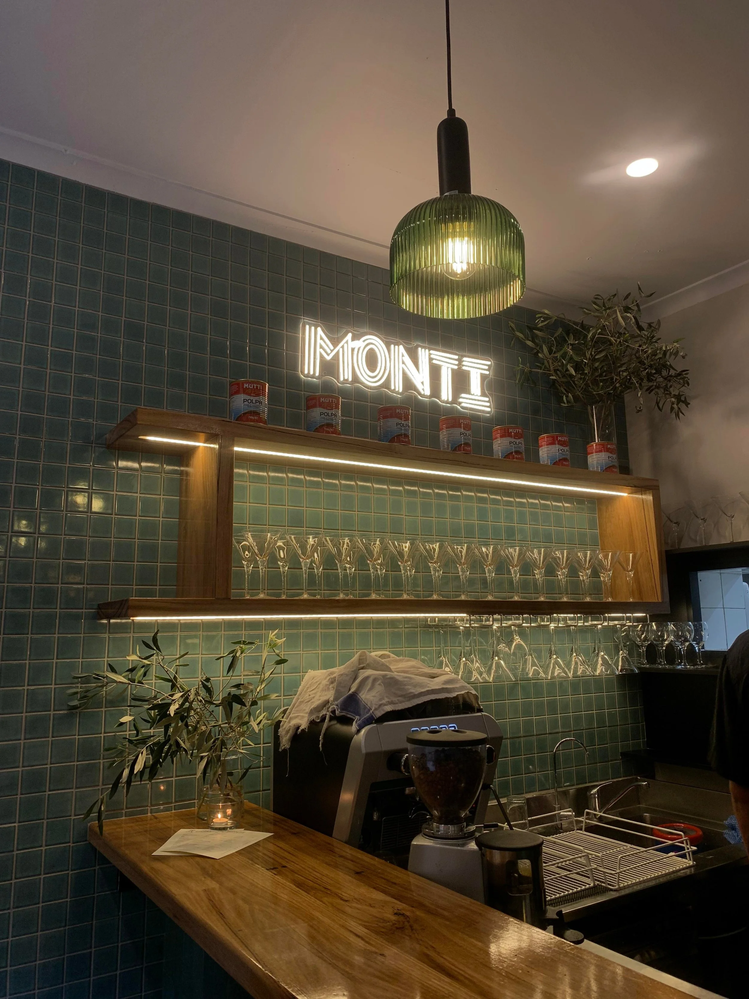 Monti Bar and Restaurant