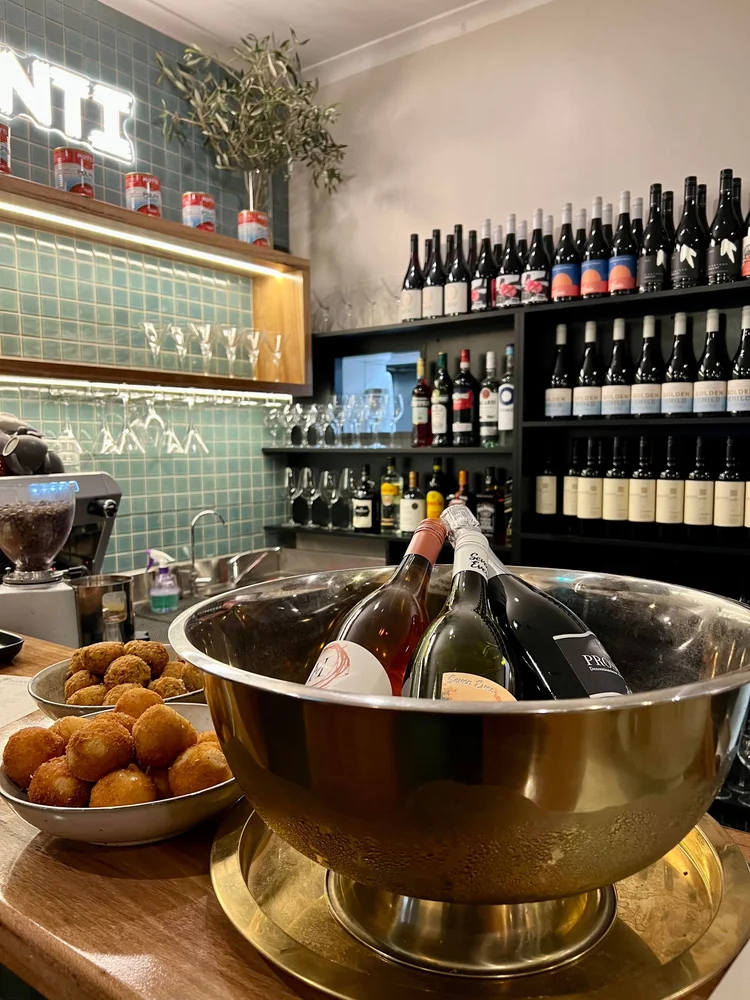 Monti Bar and Restaurant
