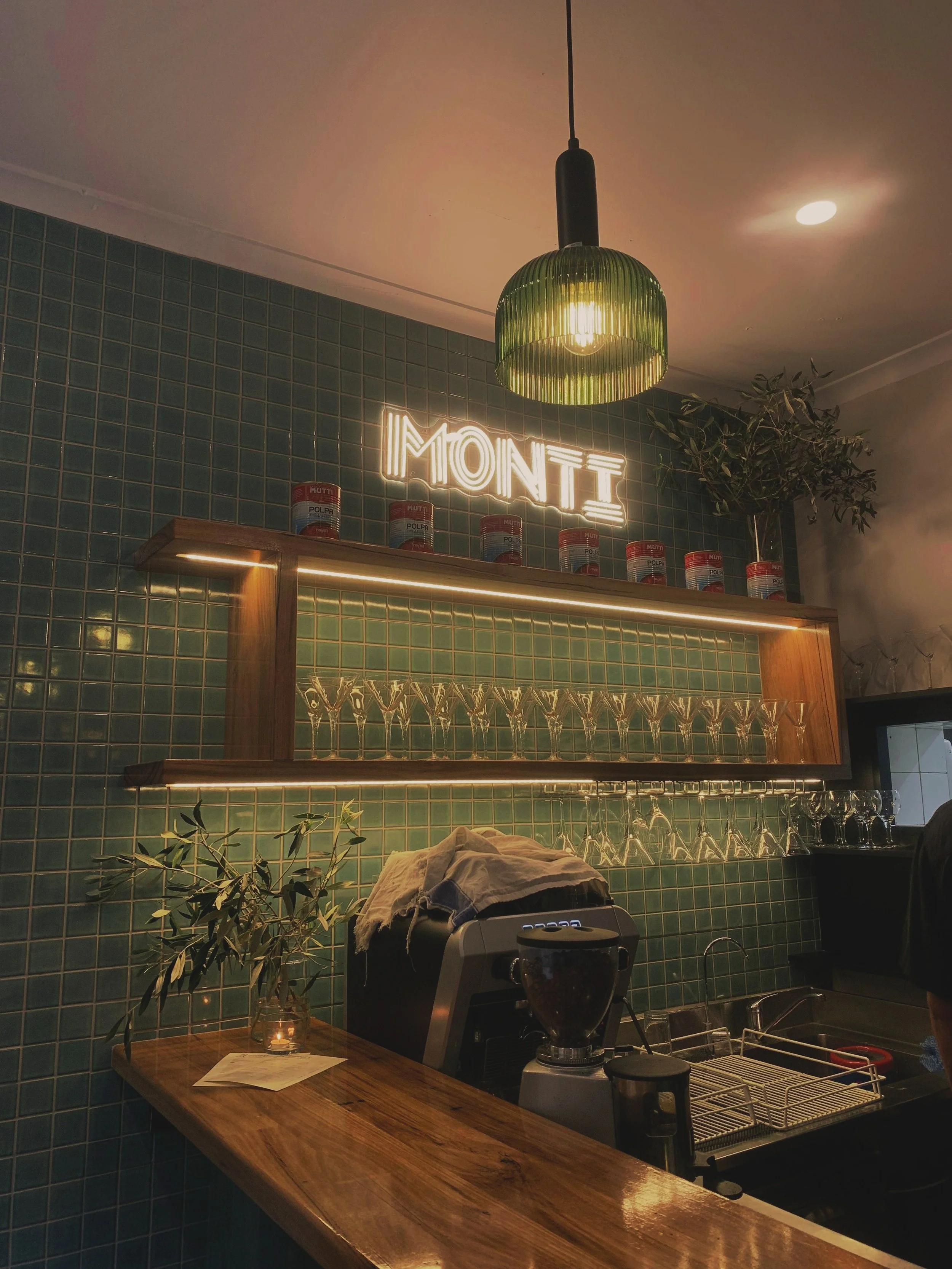 Monti Bar and Restaurant