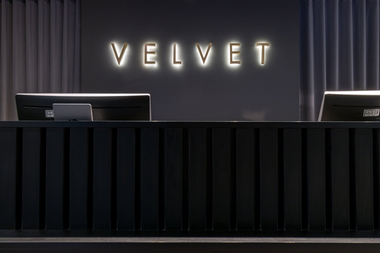 Hotel — Velvet