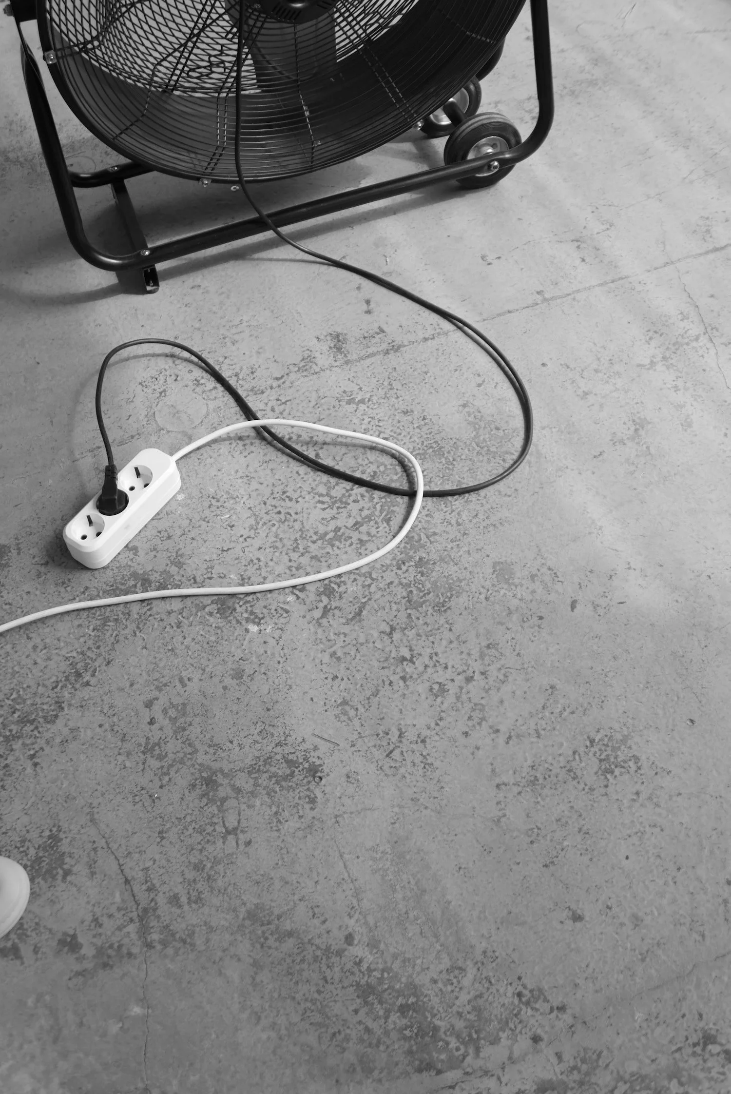 Surge Protector vs Power Strip: What’s The Difference? — Young Cardinal ...