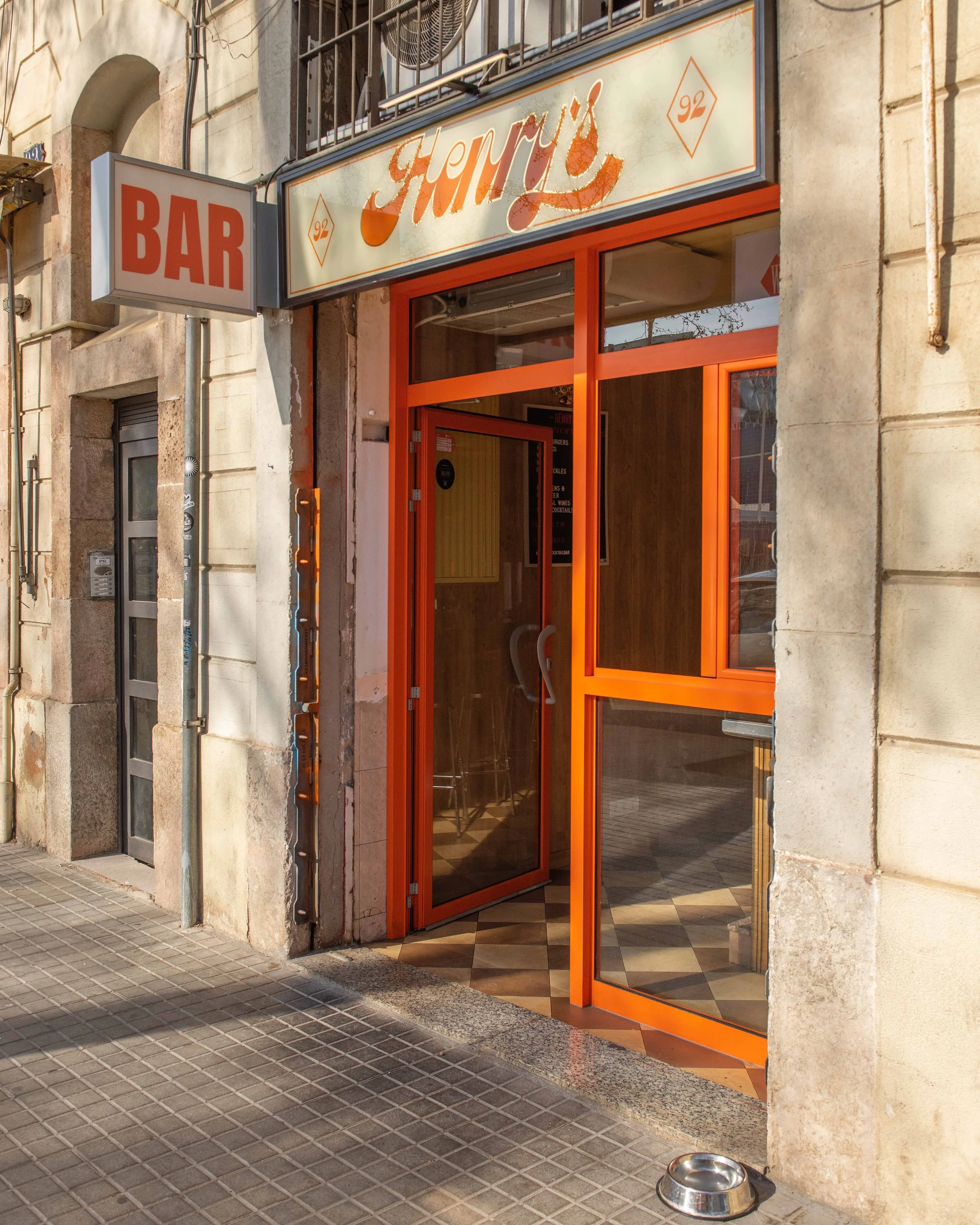 Henry’s Bar - Dive Bar with a Twist — Barcelona Food Experience