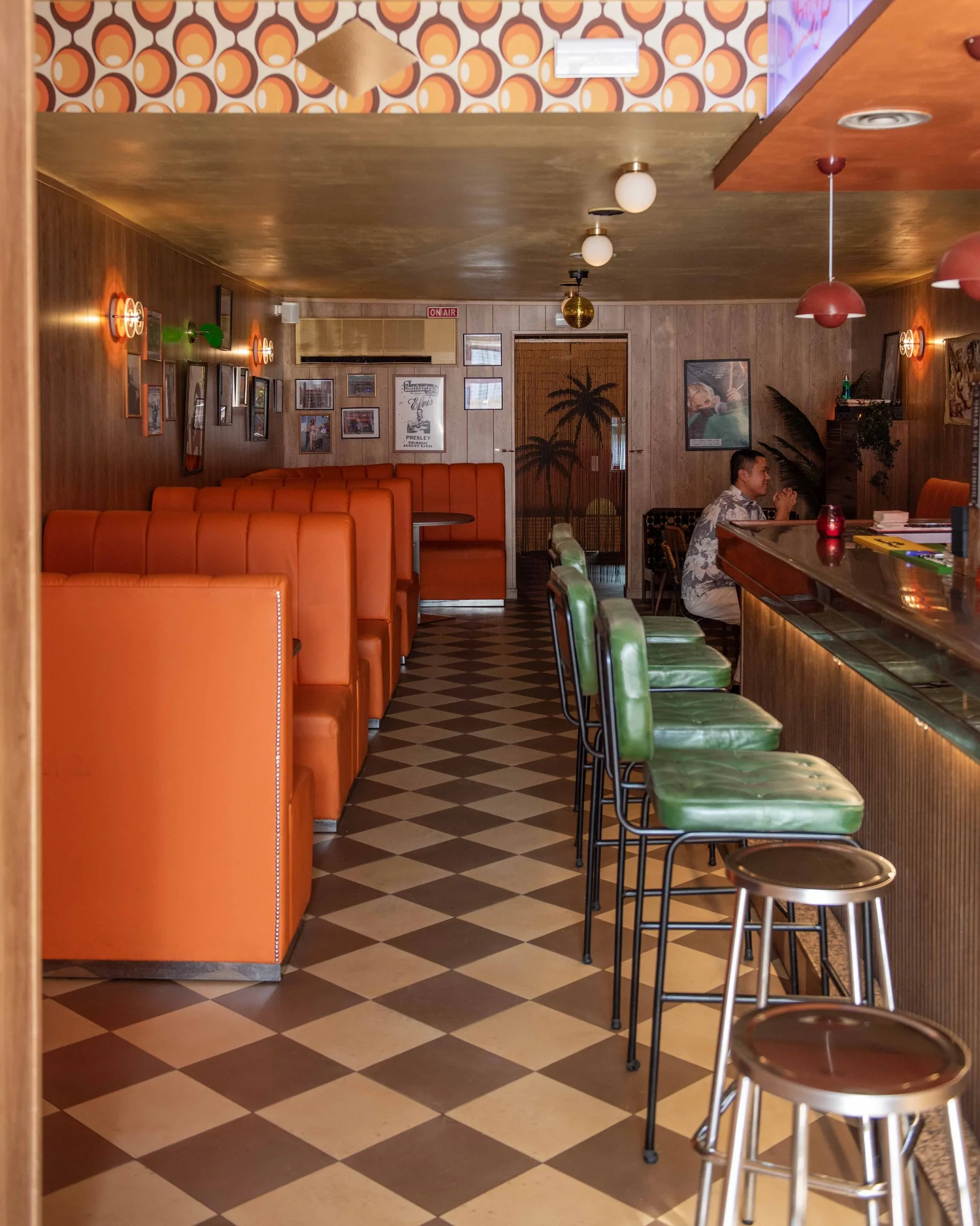Henry’s Bar - Dive Bar with a Twist — Barcelona Food Experience