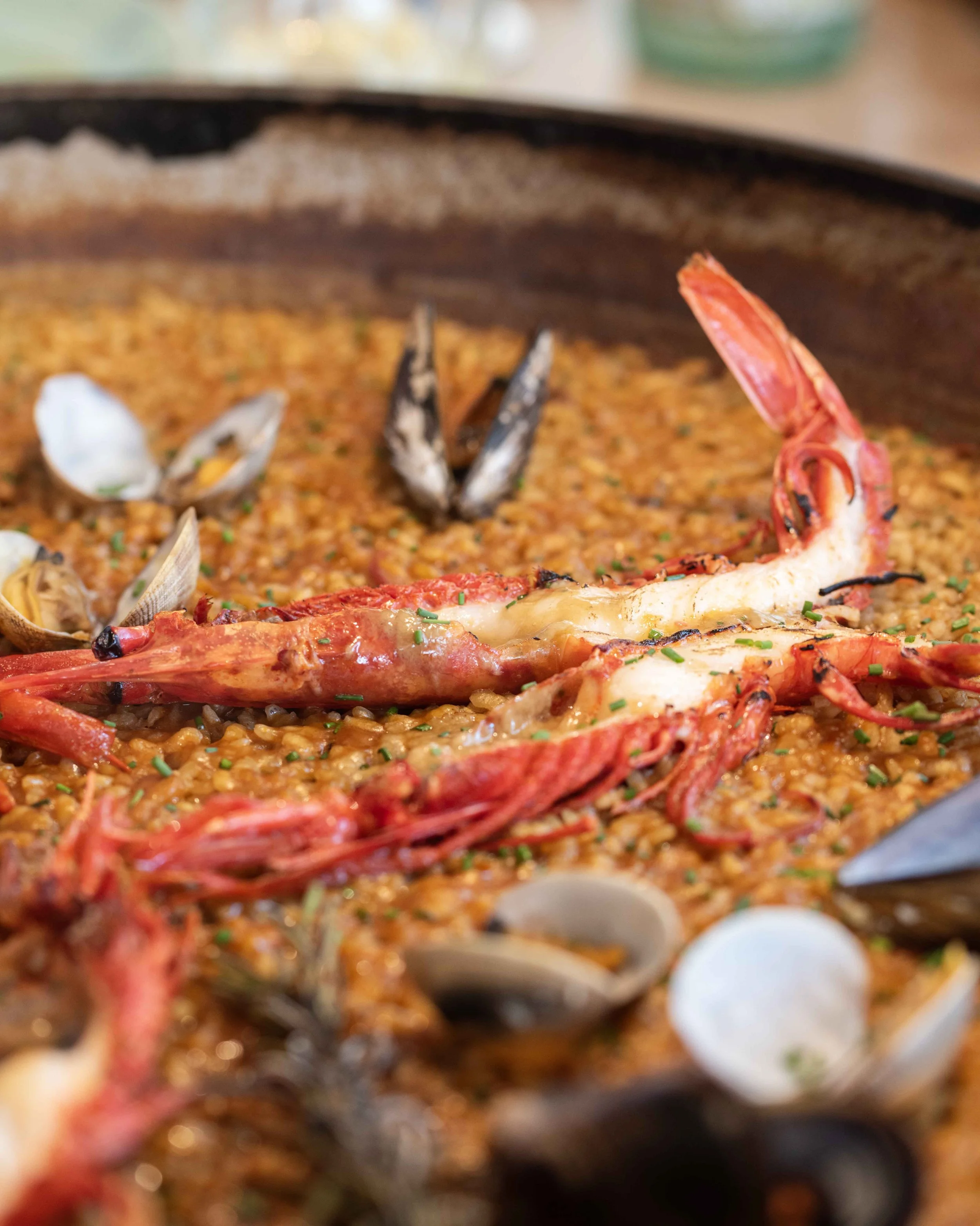 Maná 75 - A Vibrant Paella Experience — Barcelona Food Experience