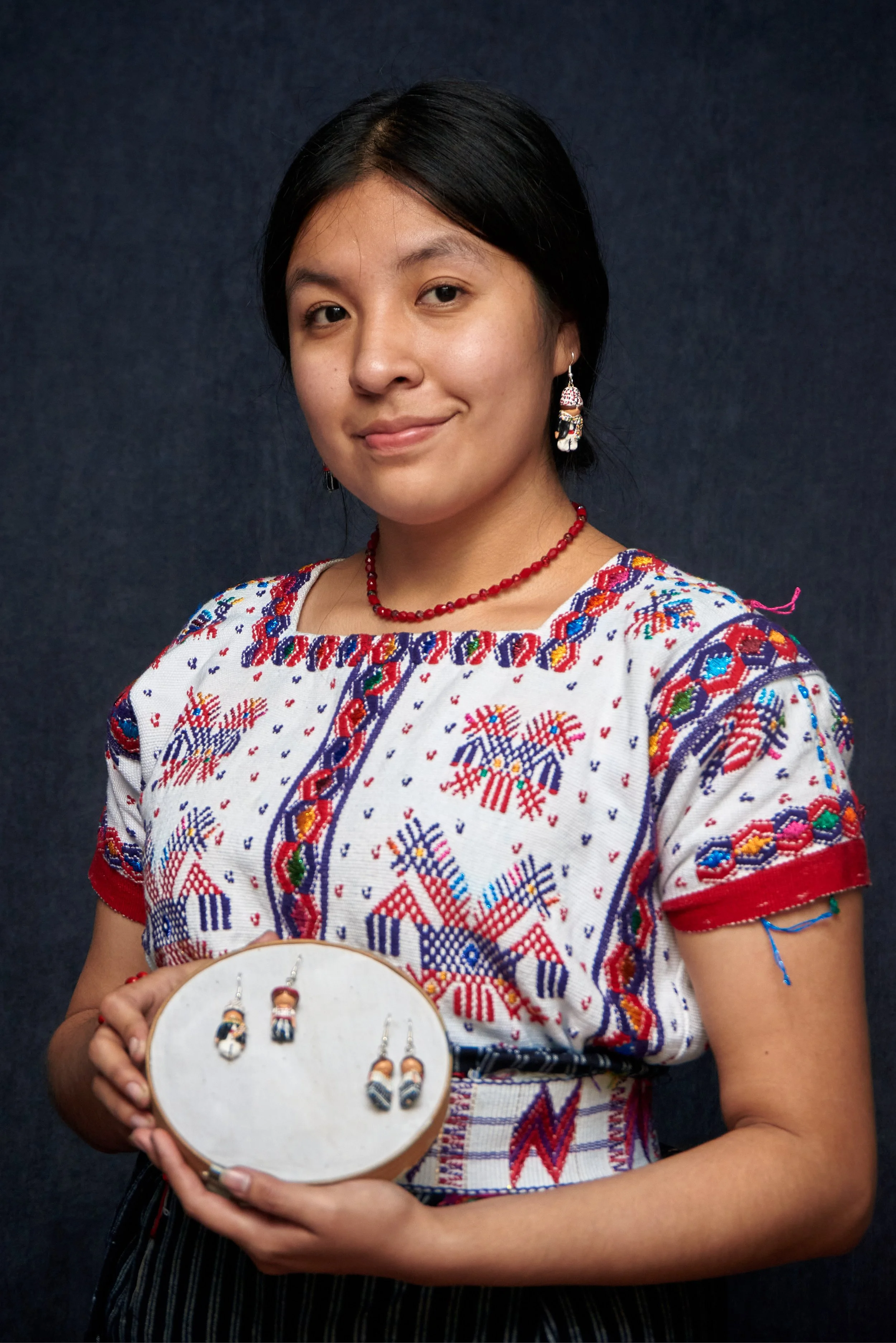 La fuerza de la identidad poqomam a través de aretes — RUDA