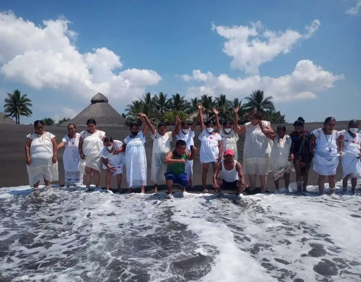 Las abuelas de Sepur Zarco disfrutan del mar y reciben alegría — RUDA