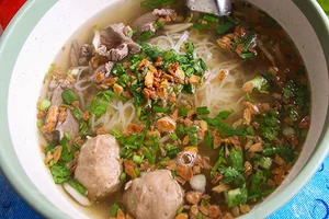 Top 10 Laos Food You Must Try, Best of Laotian Cuisine!