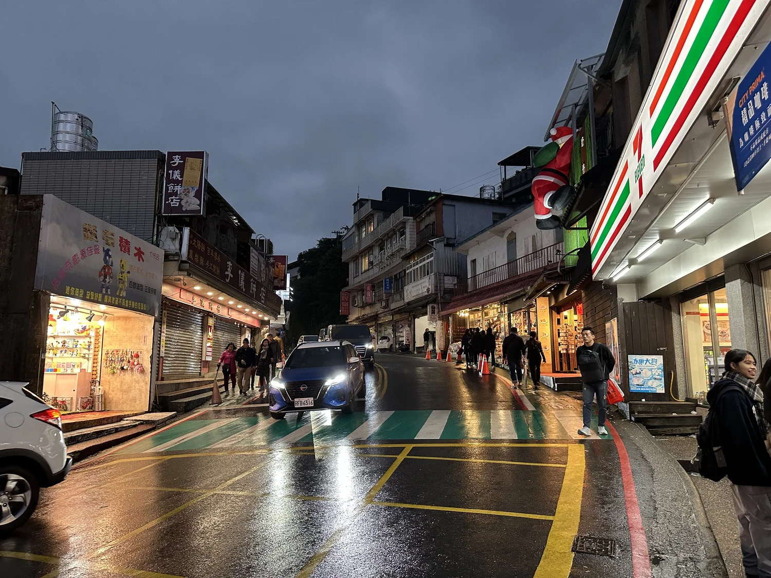 Ultimate Jiufen Old Street Travel Guide: Best Things to do, Foods to ...